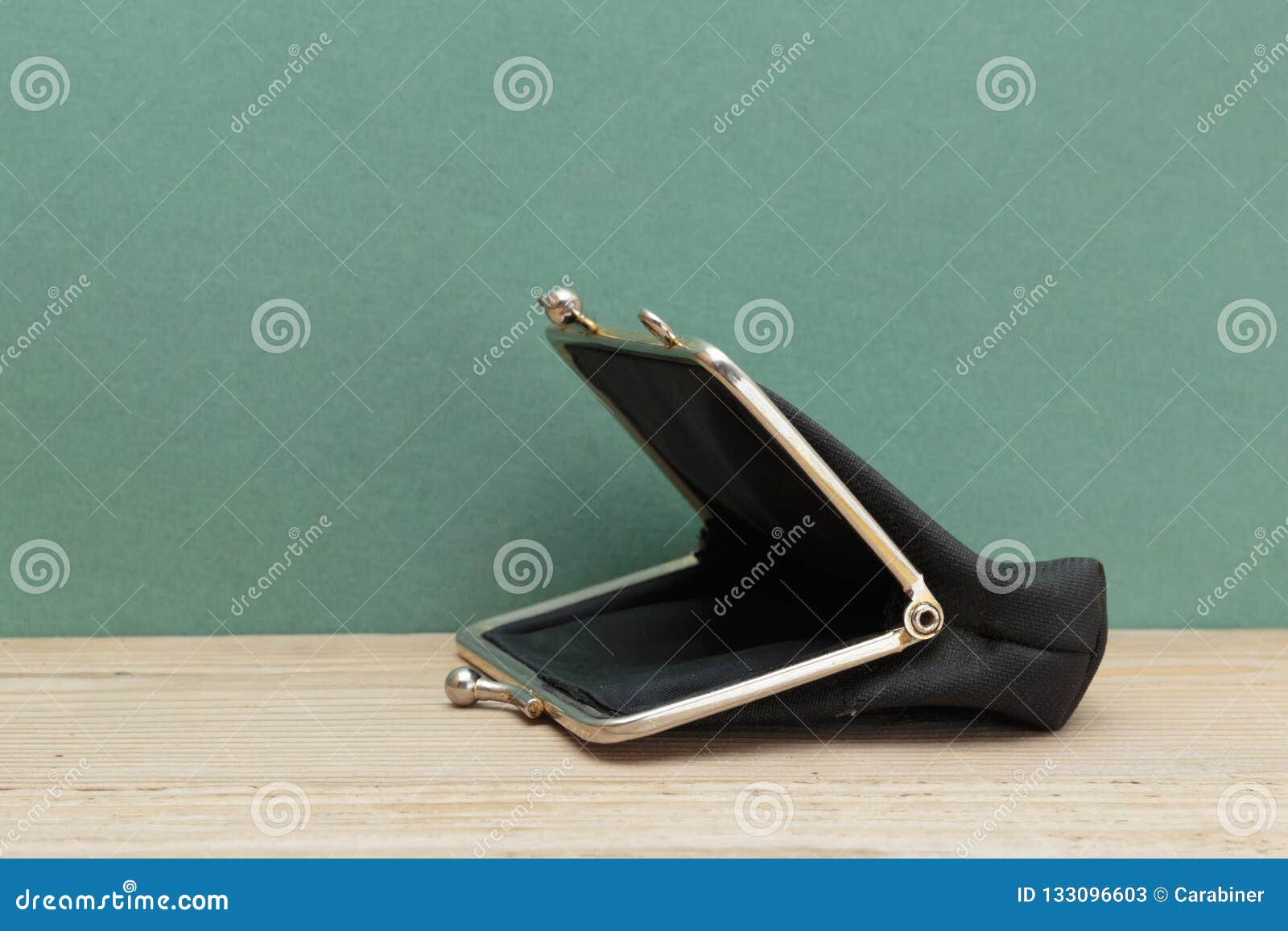 Empty old purse stock image. Image of credit, open, currency - 133096603