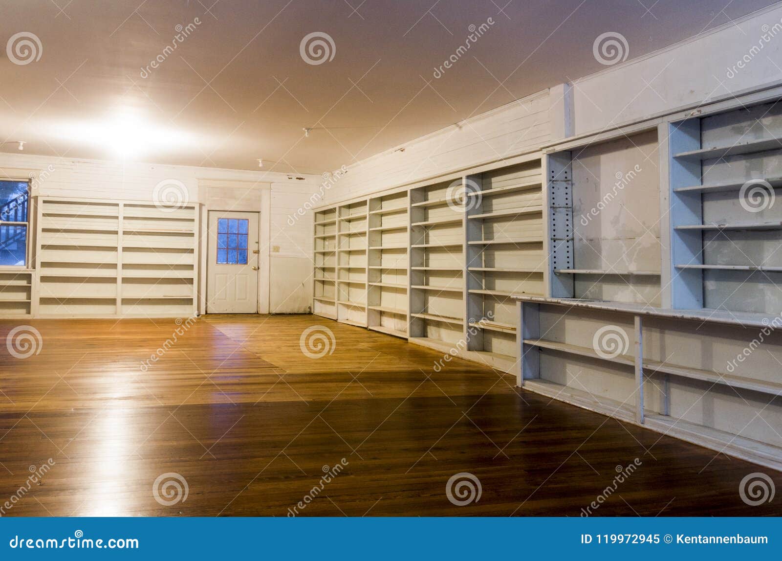 Empty Old Store with Shelves Stock Image - Image of room, bookshelf ...