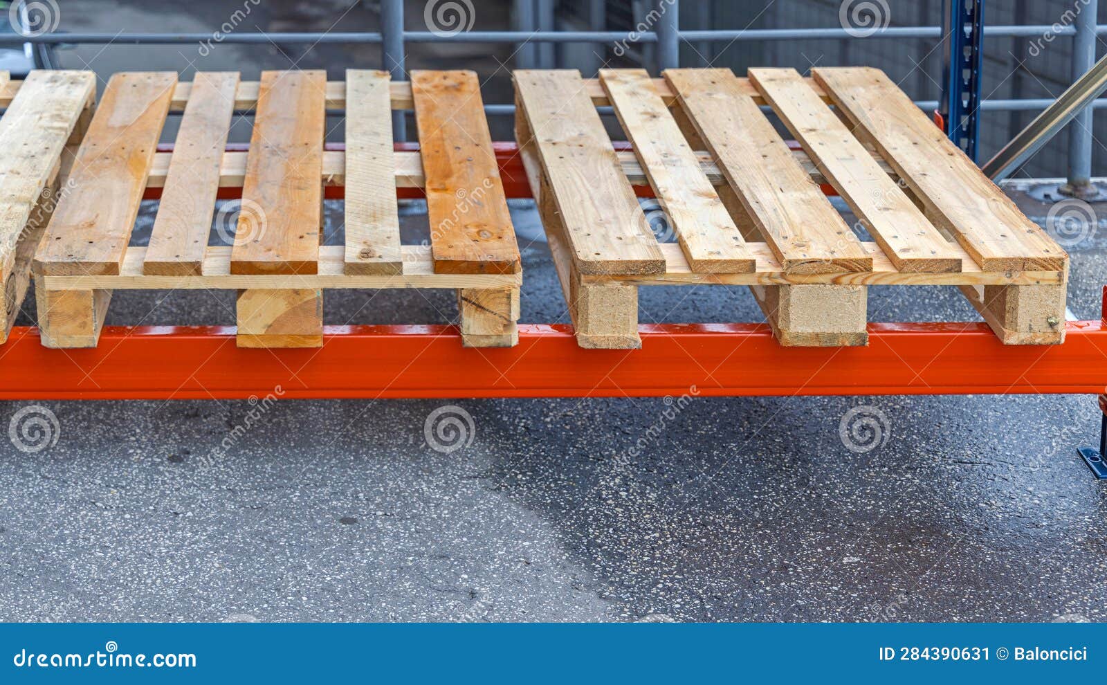 Empty Pallets Warehouse Rack Stock Image - Image of wooden, metal ...