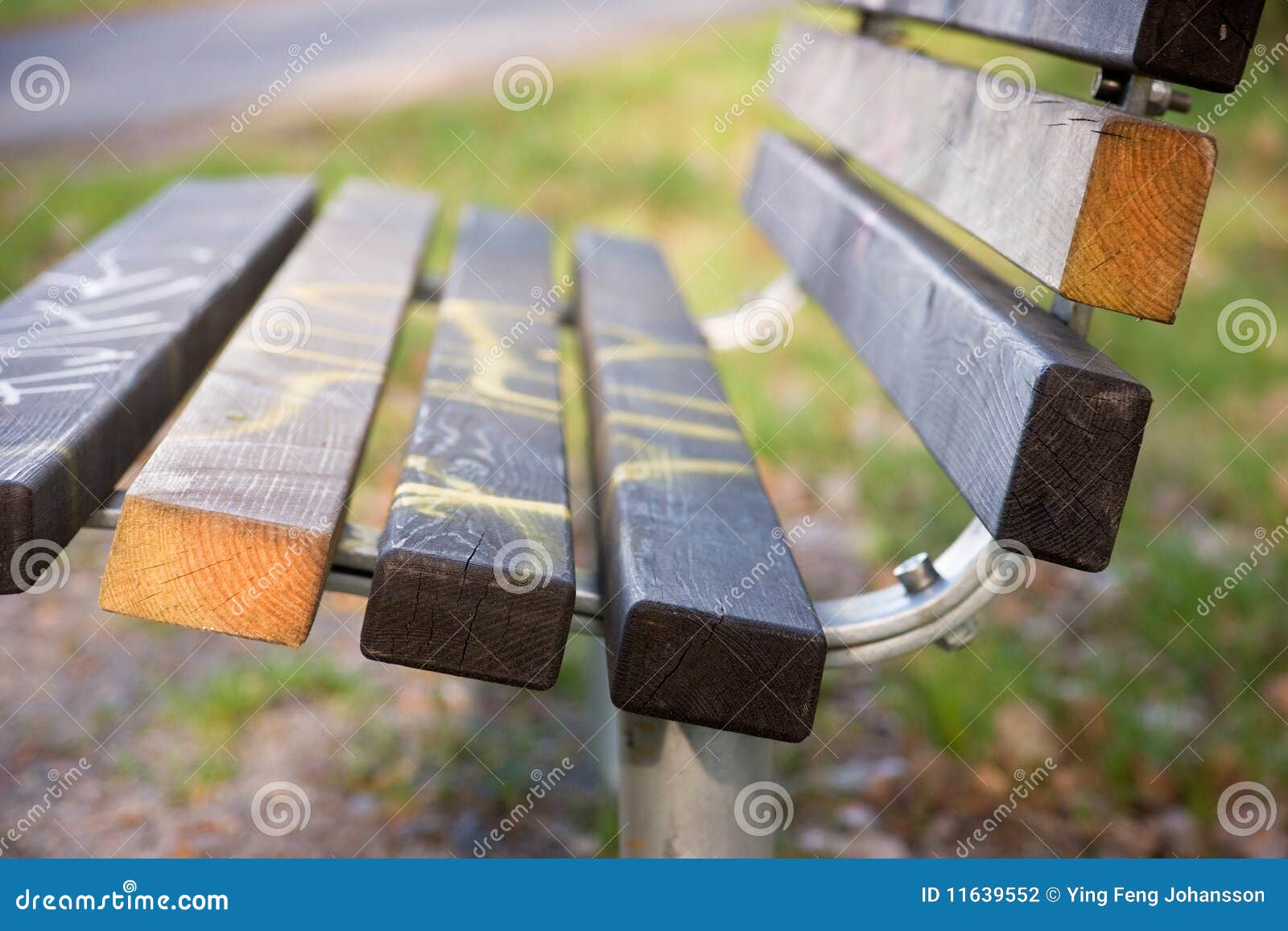 Empty park bench stock photo. Image of color, autumn - 11639552