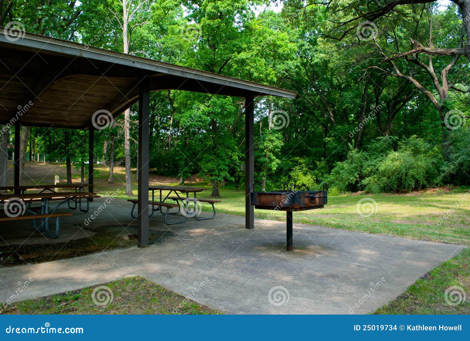 Empty Park Pavilion stock photo. Image of recreation - 25019734