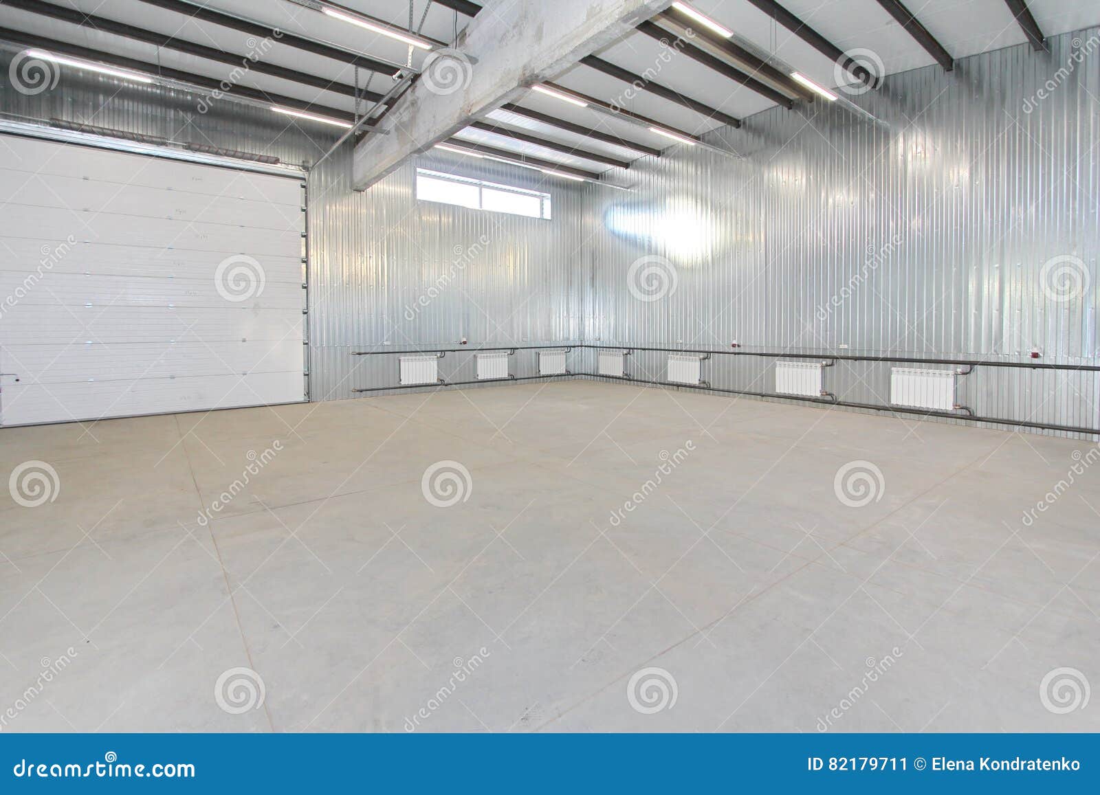 Big Inside Of Garage 238,000+ Inside Garage Stock Photos, Pictures