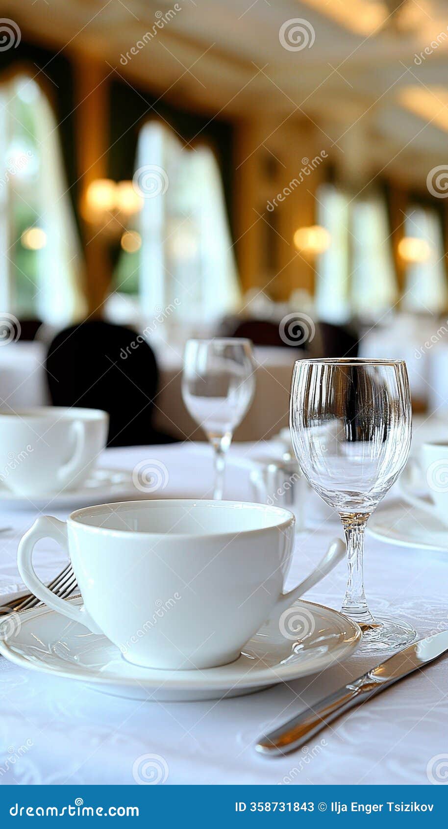 Empty Place Setting Elegant Fine Dining Table with Soft Focus ...