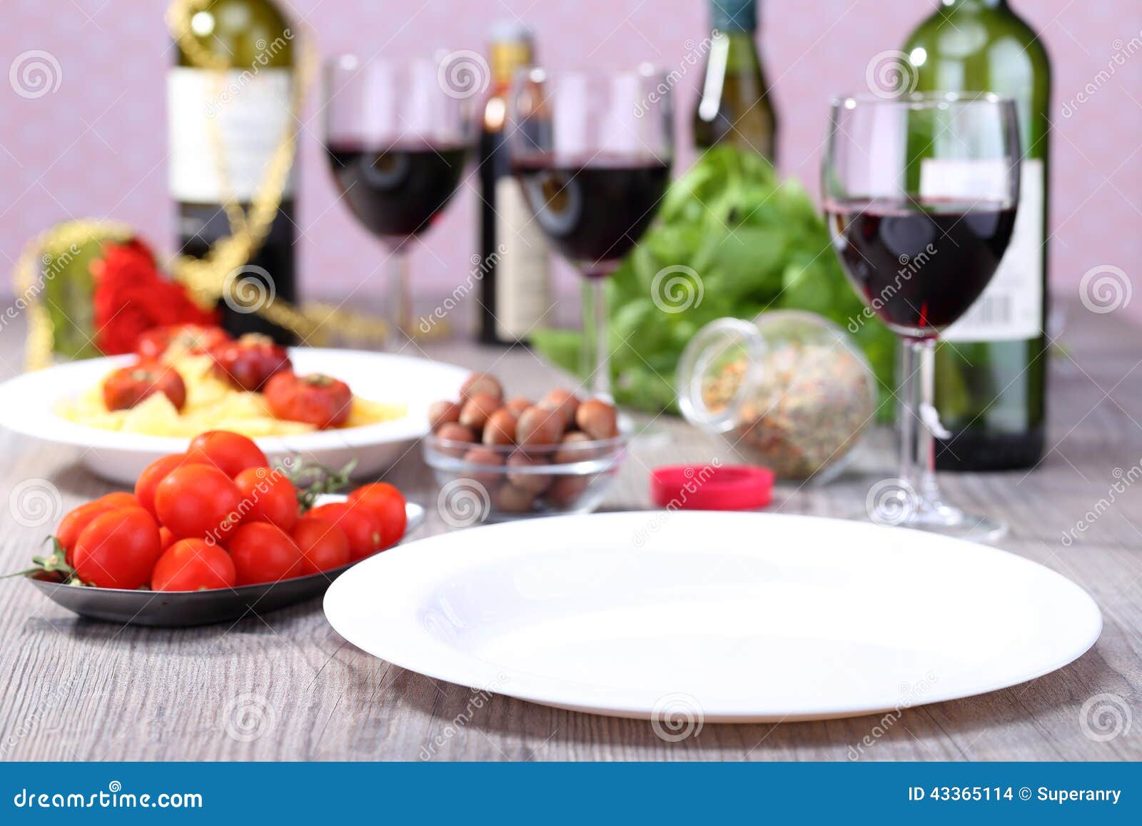 Empty Plate and Food Background Stock Photo - Image of empty, spice ...