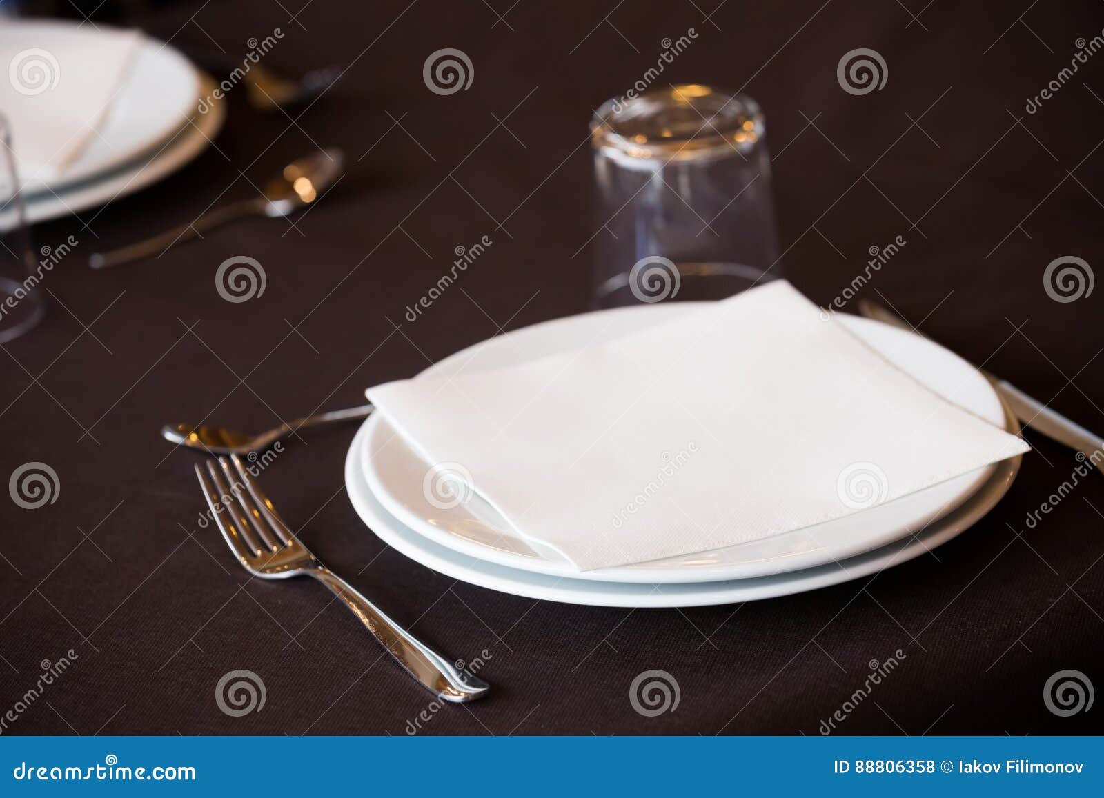 Empty plate restaurant stock photo. Image of decoration - 88806358