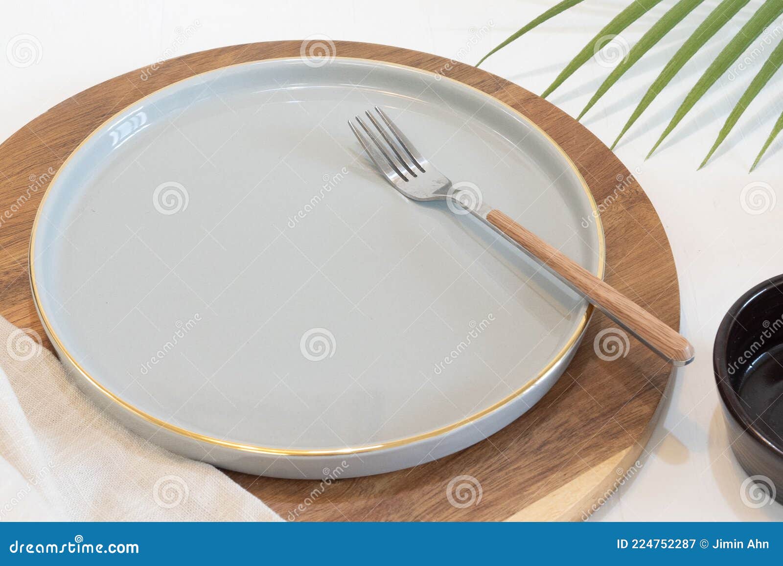 Empty Plate on Table Setting Stock Image - Image of food, wheel: 224752287