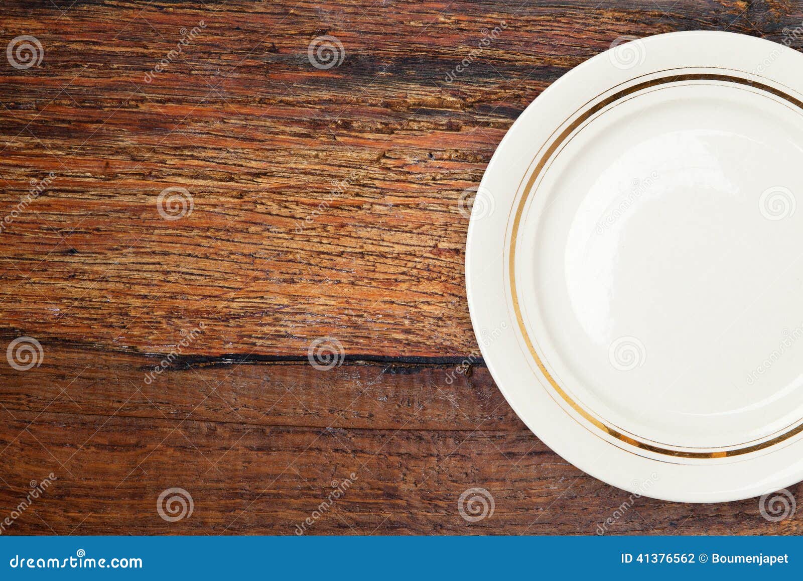 Empty Plate on a Wooden Table. Stock Photo - Image of copy, ceramic ...
