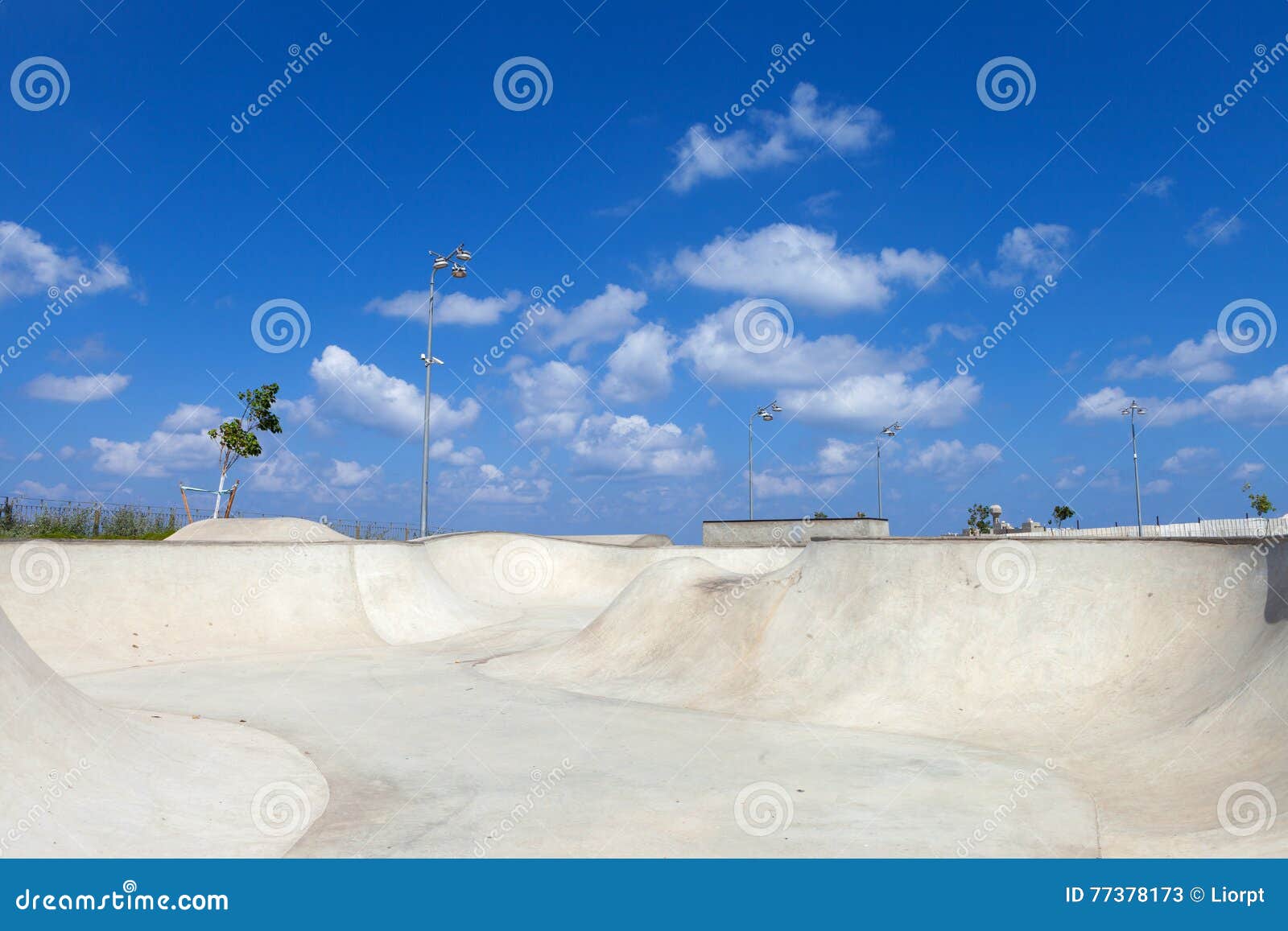 Empty public skate park stock image. Image of california - 77378173
