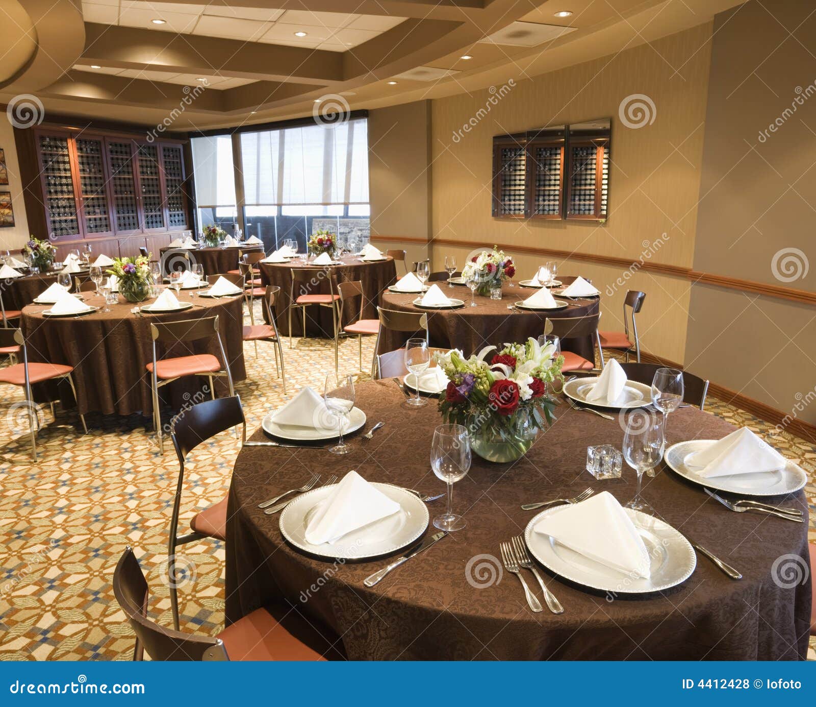 Empty Restaurant Dining Room. Stock Photo - Image of dining, still: 4412428