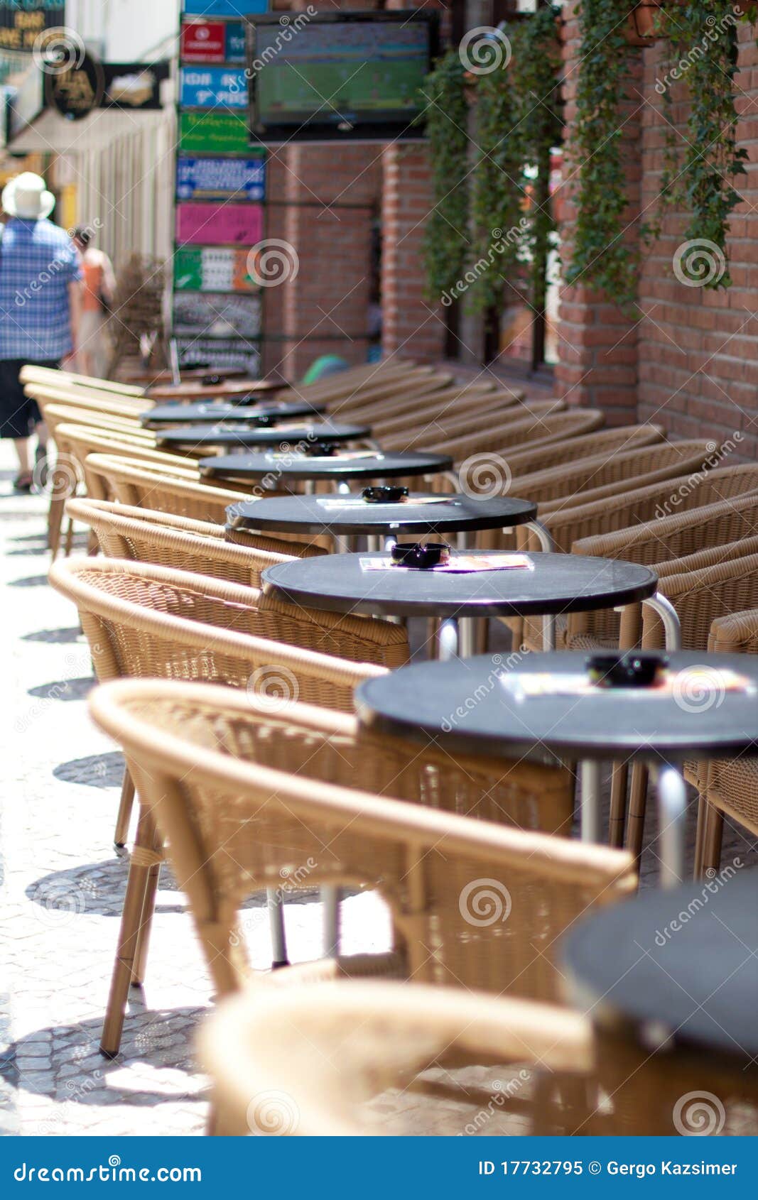 Empty restaurants editorial image. Image of europe, seats - 17732795