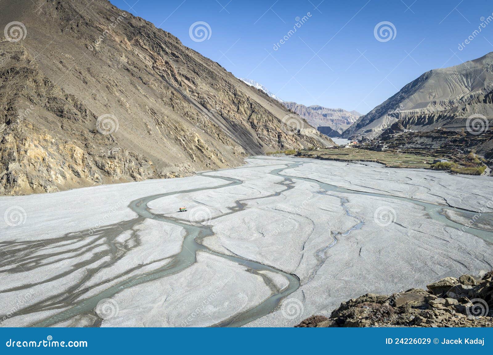 Empty river in Himalaya stock image. Image of hill, scenery - 24226029