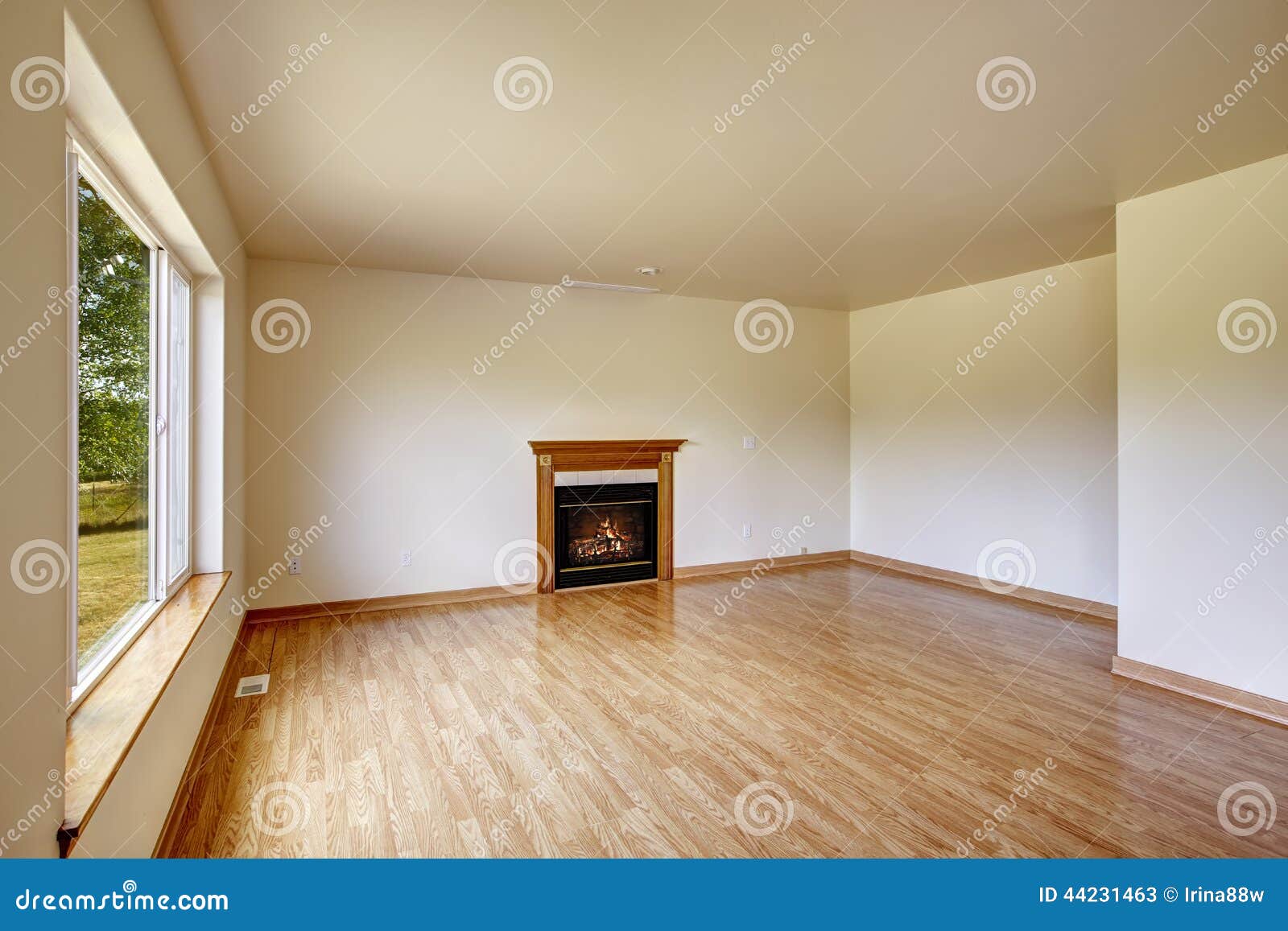 Empty room with fireplace. stock image. Image of wall - 44231463
