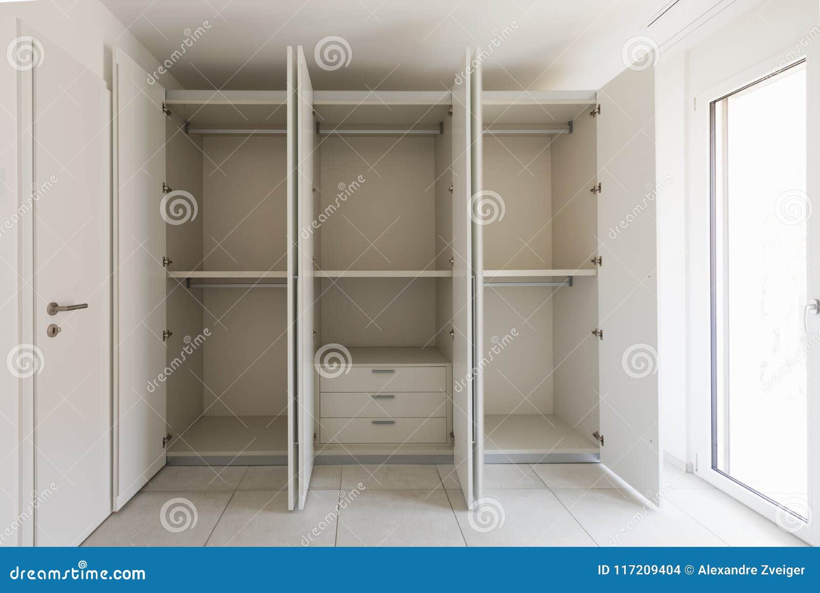 Empty Room with Large Wardrobe Stock Photo - Image of apartment, room ...