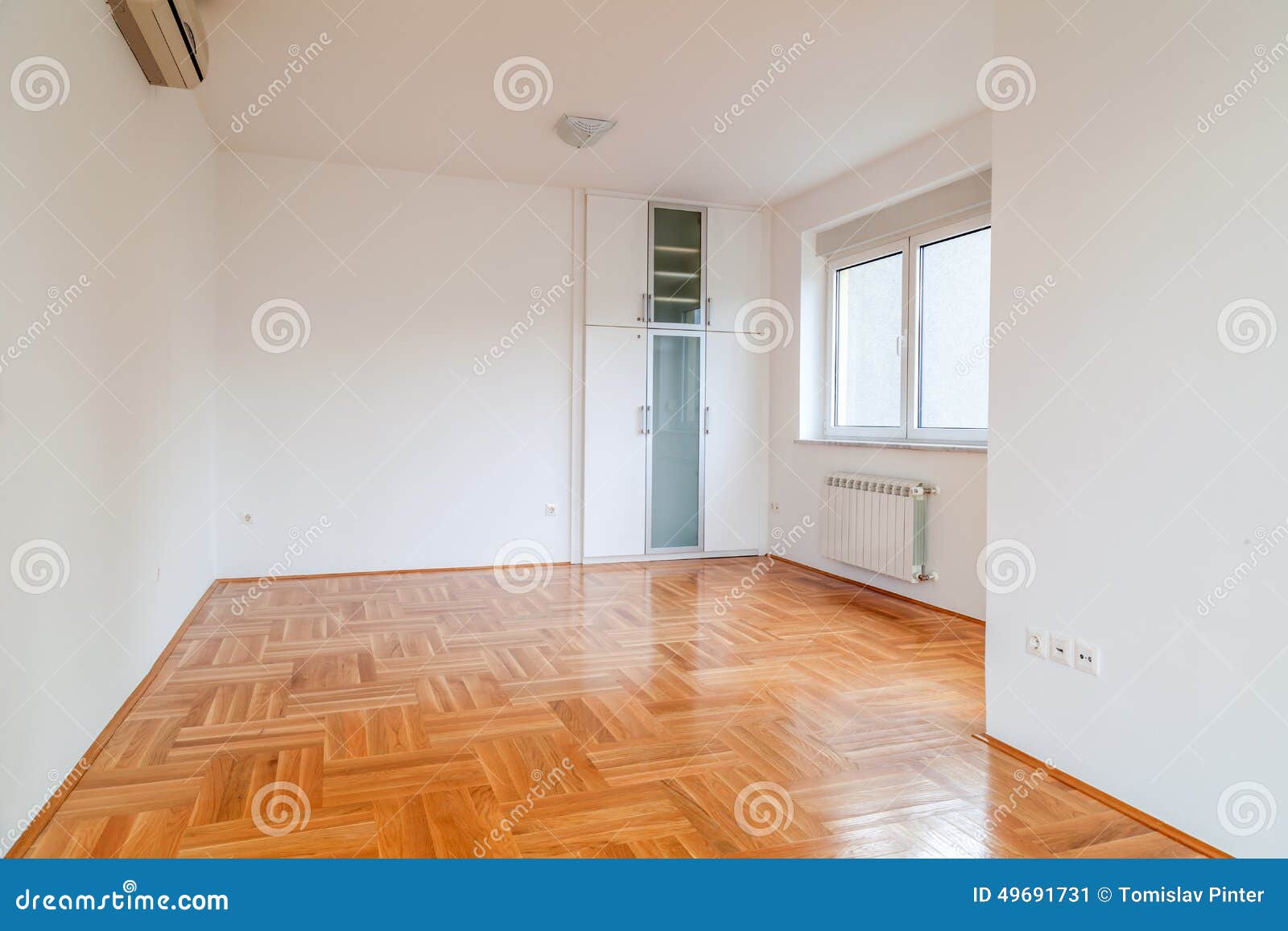 Empty room in modern house stock image. Image of floor - 49691731