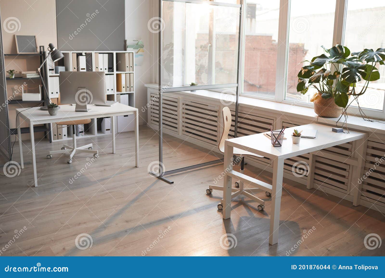 Empty Room at Office Building Stock Photo - Image of desk, flooring ...