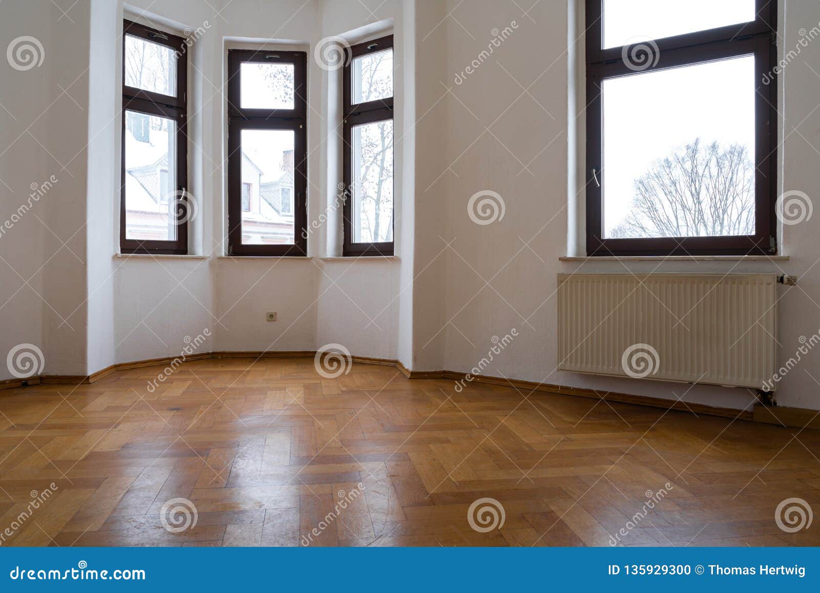 Empty Room of an Old Building - Renovation Concept Stock Photo - Image ...