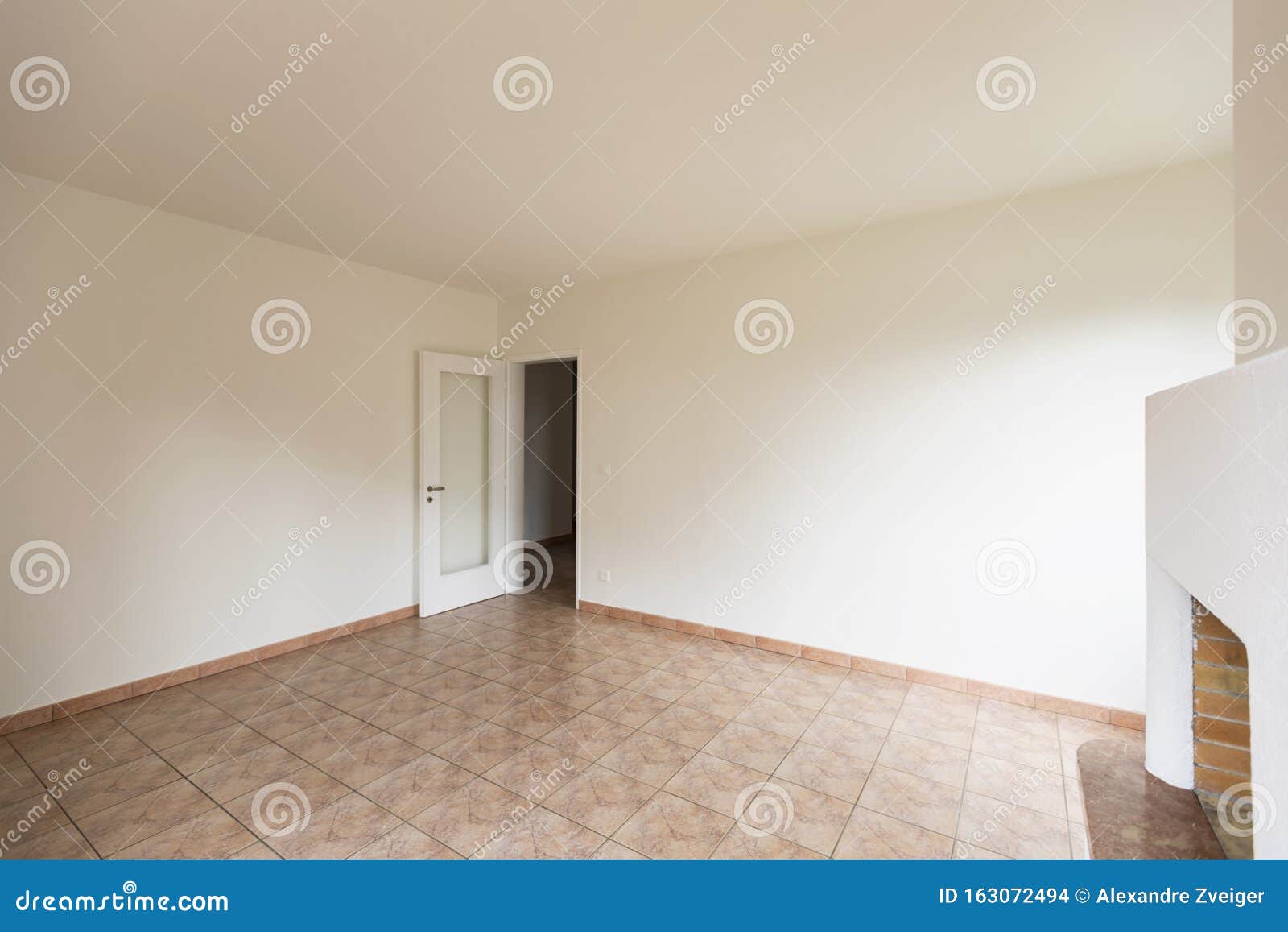 Empty Room with Open Door, Natural Light Stock Photo - Image of copy ...