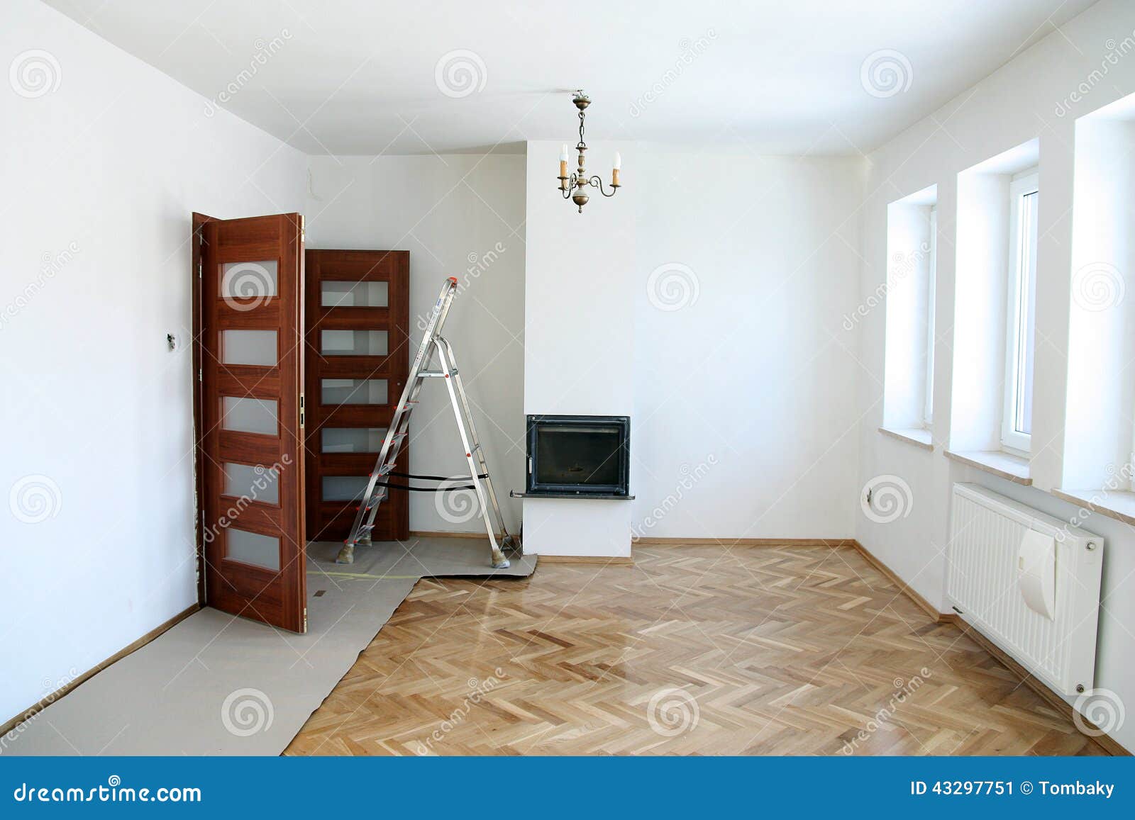 An empty room after paint. stock image. Image of apartment - 43297751