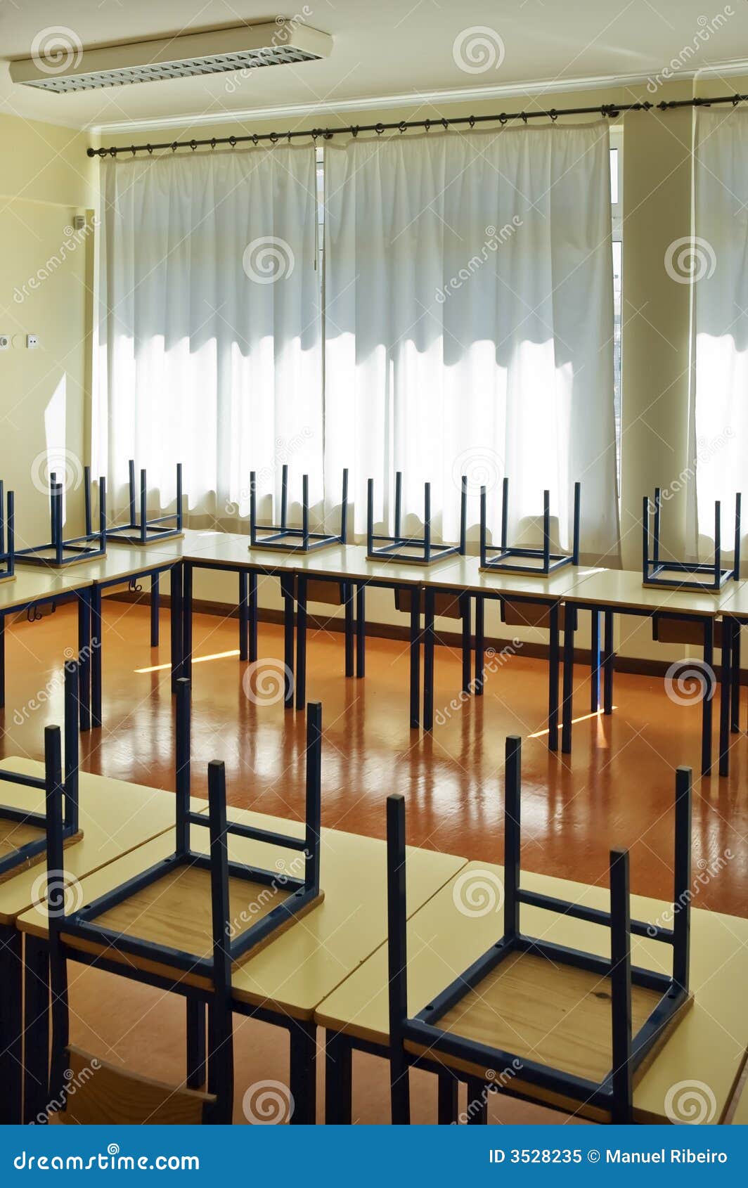 Empty schoolroom stock image. Image of curtain, rank, education - 3528235