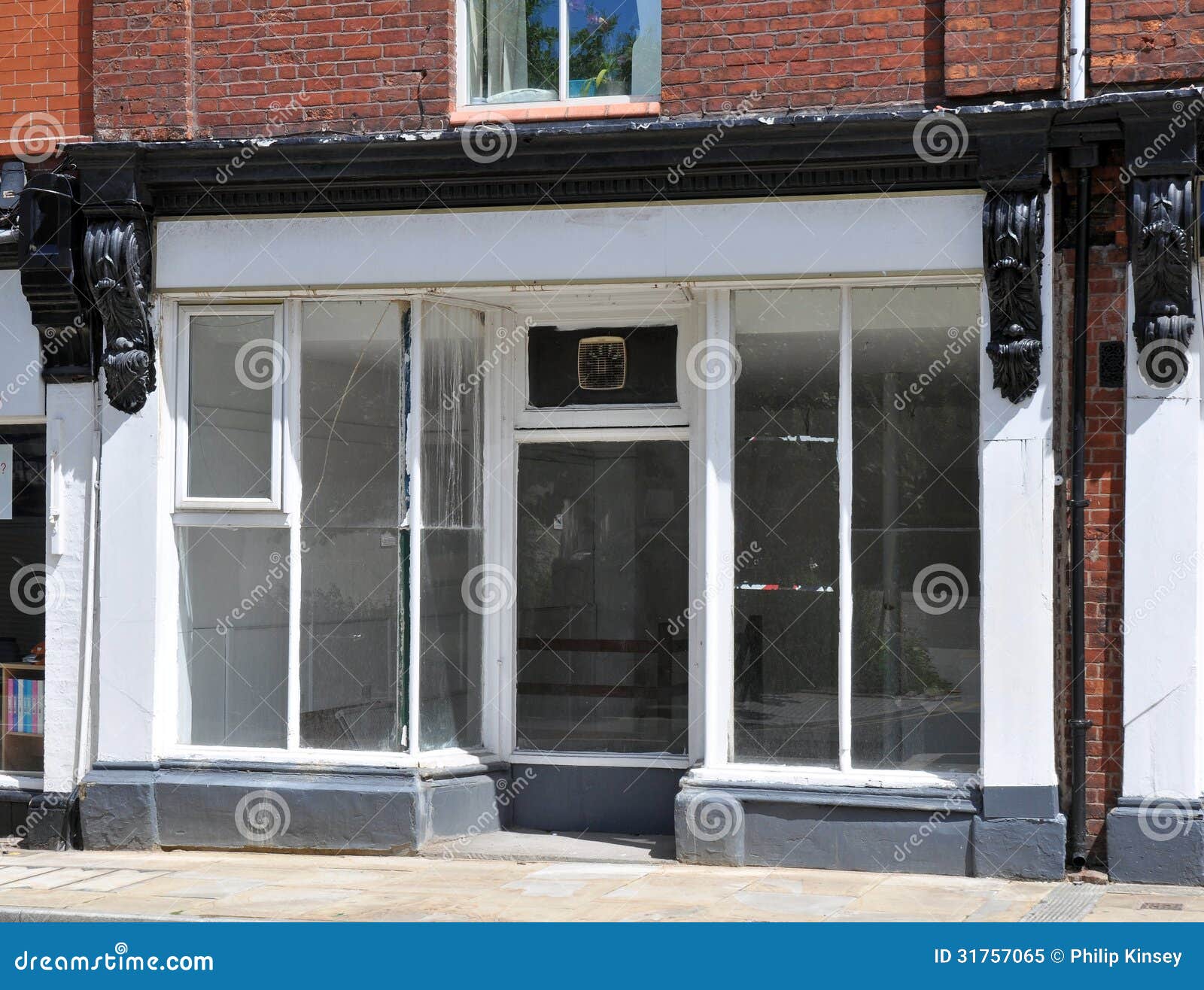 Empty Shop stock image. Image of downturn, retail, closed - 31757065