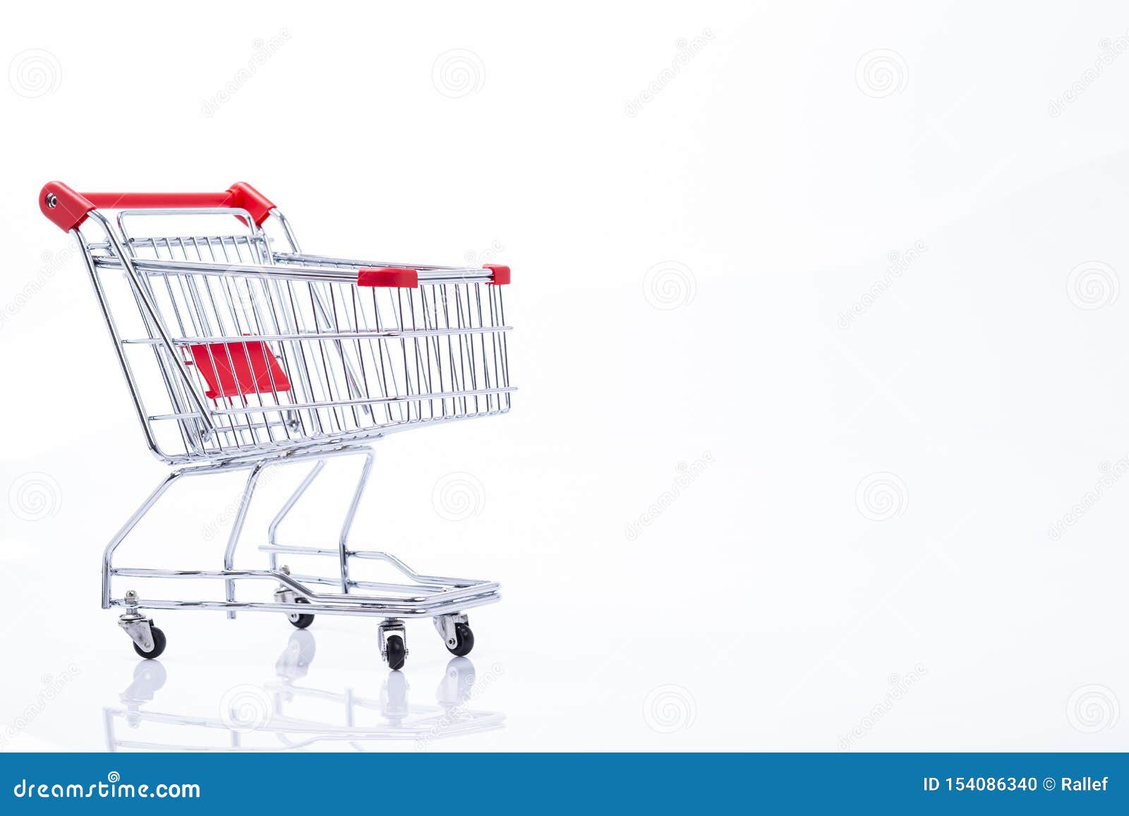 Empty shopping cart stock photo. Image of metal, retail - 154086340