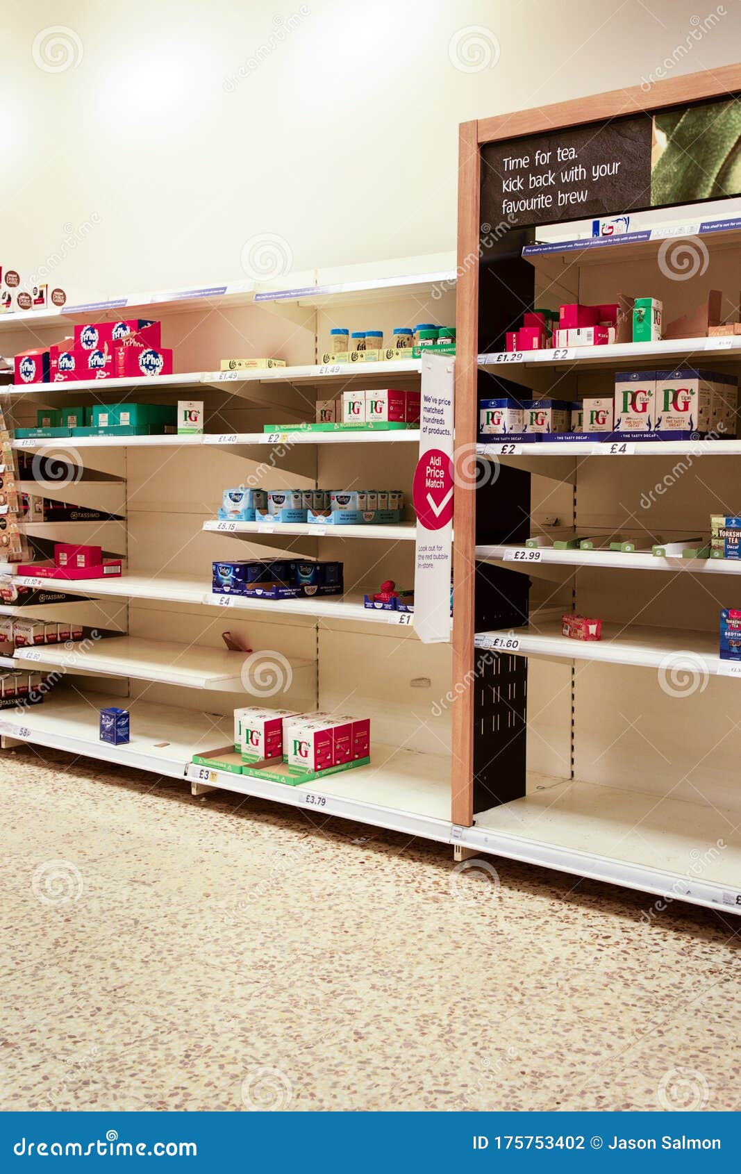 Empty shopping shelves editorial photography. Image of display - 175753402