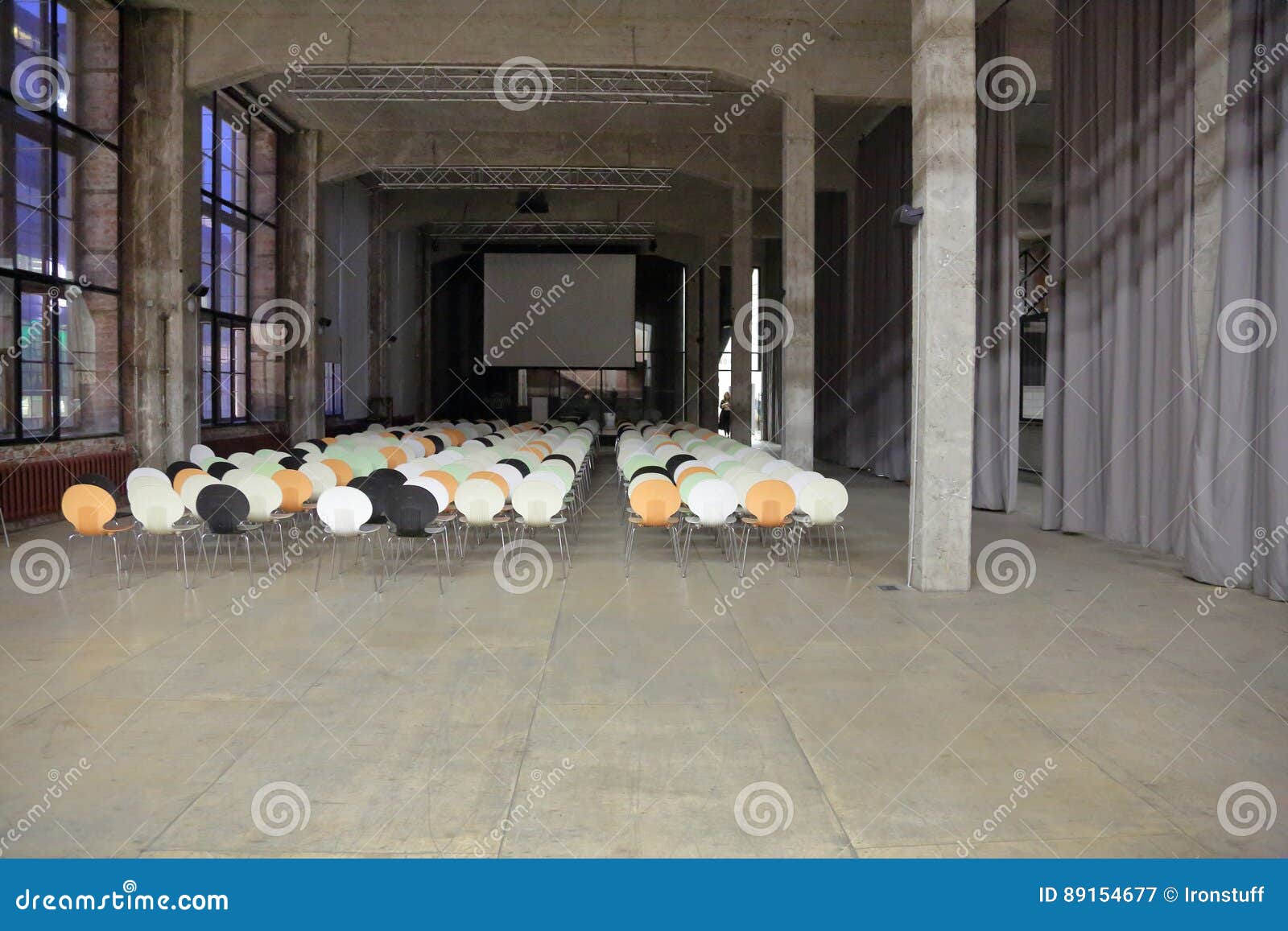 Empty Showroom without Finishing Stock Image - Image of interior, glass ...