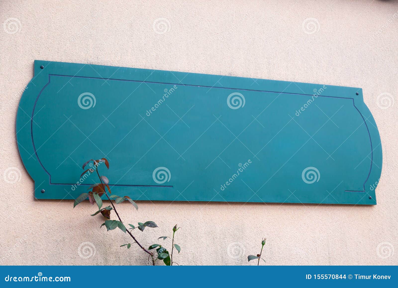 Empty Sign on Wall, Green Empty Mockup Plate with Copyspace. Empty ...