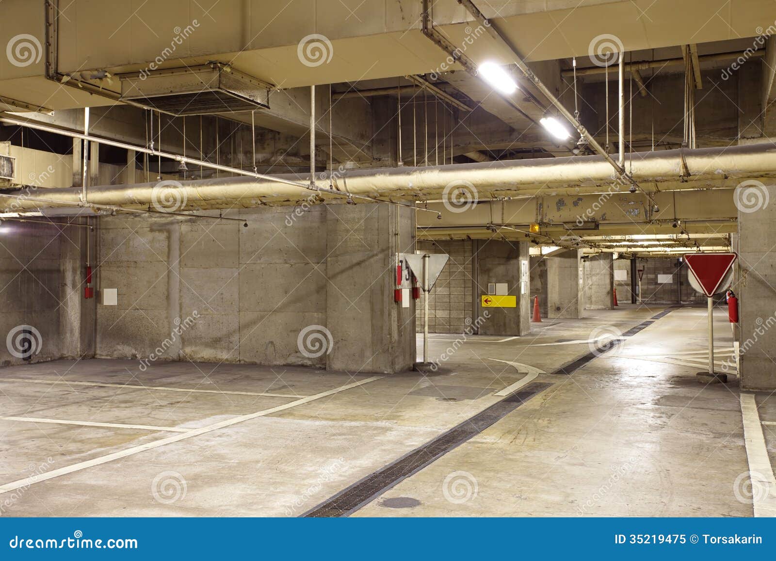 Empty Space in a Parking Lot Stock Image - Image of place, divide: 35219475