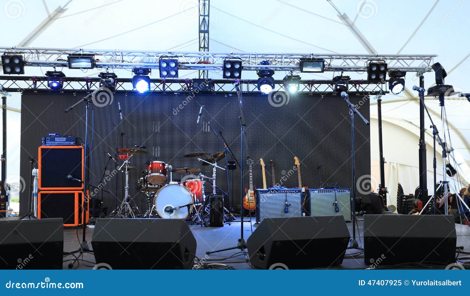 An Empty Stage before the Concert Stock Image - Image of guitar, burj ...