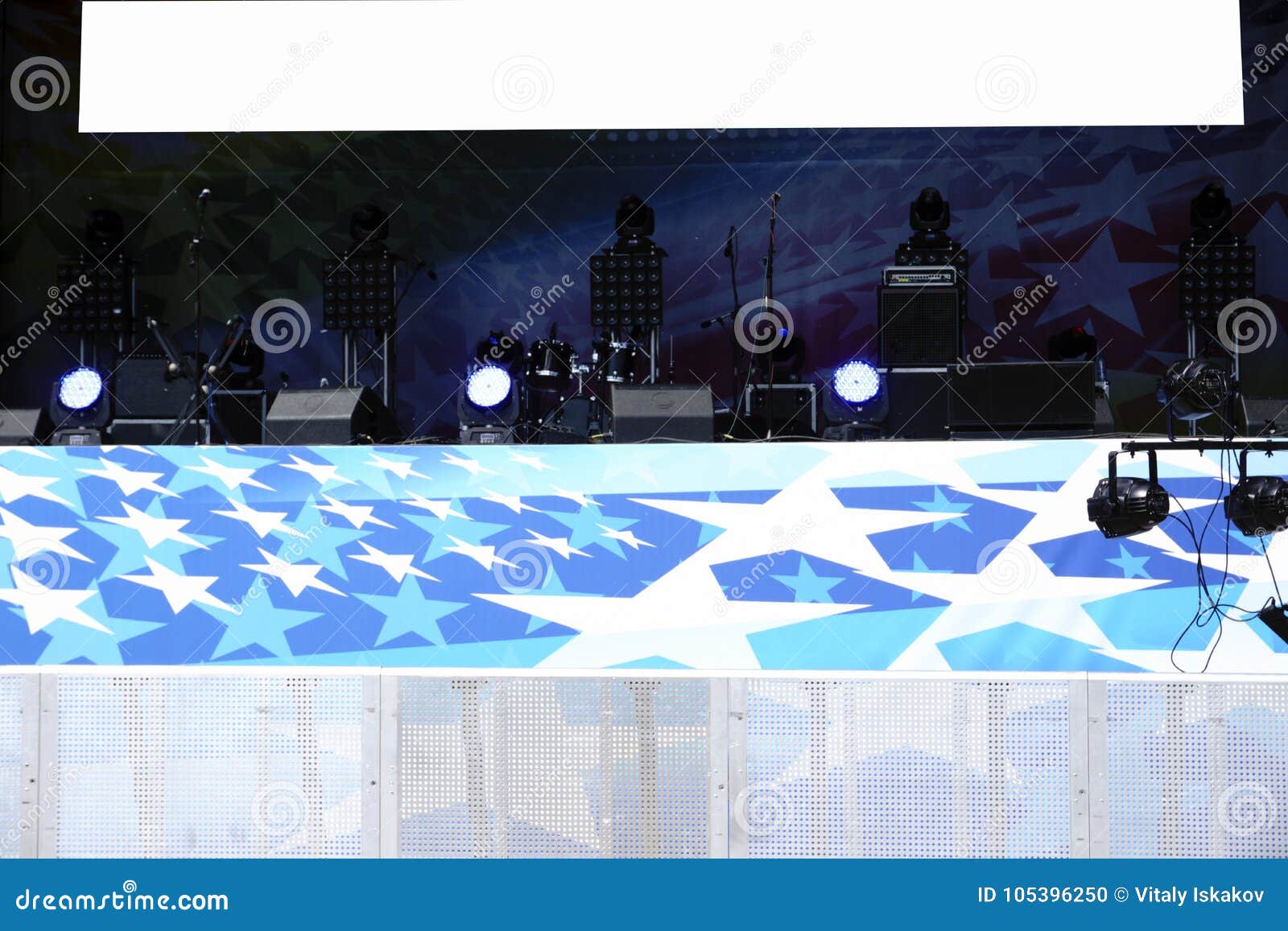 Stage Lit Stock Illustrations – 1,074 Stage Lit Stock Illustrations ...