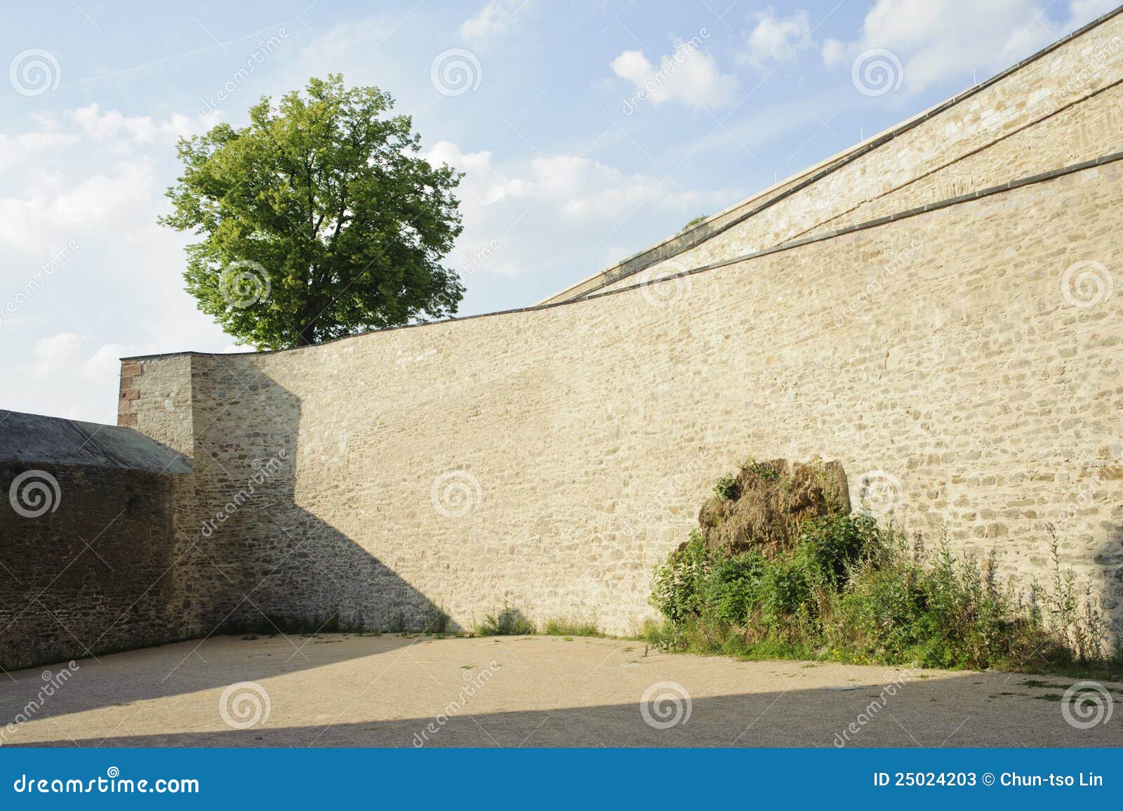 Empty stone wall in summer stock image. Image of group - 25024203