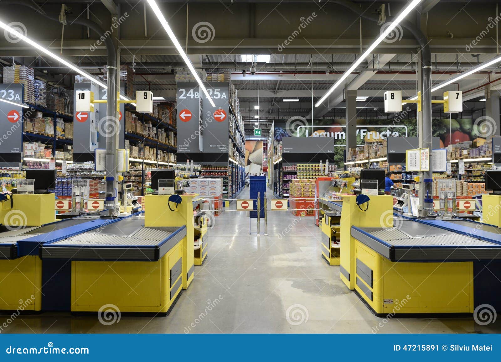 Empty Supermarket Store in Daytime Editorial Photo - Image of finance ...