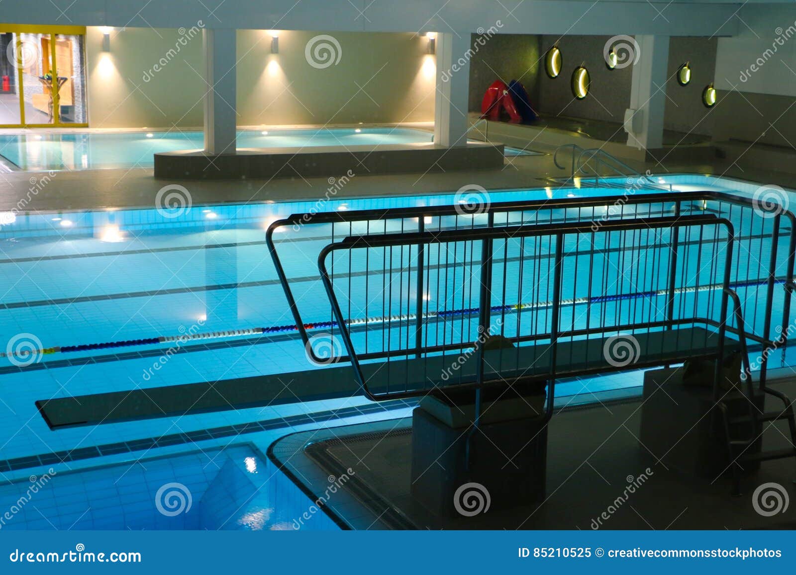 Empty Swimming Pool Picture. Image: 85210525