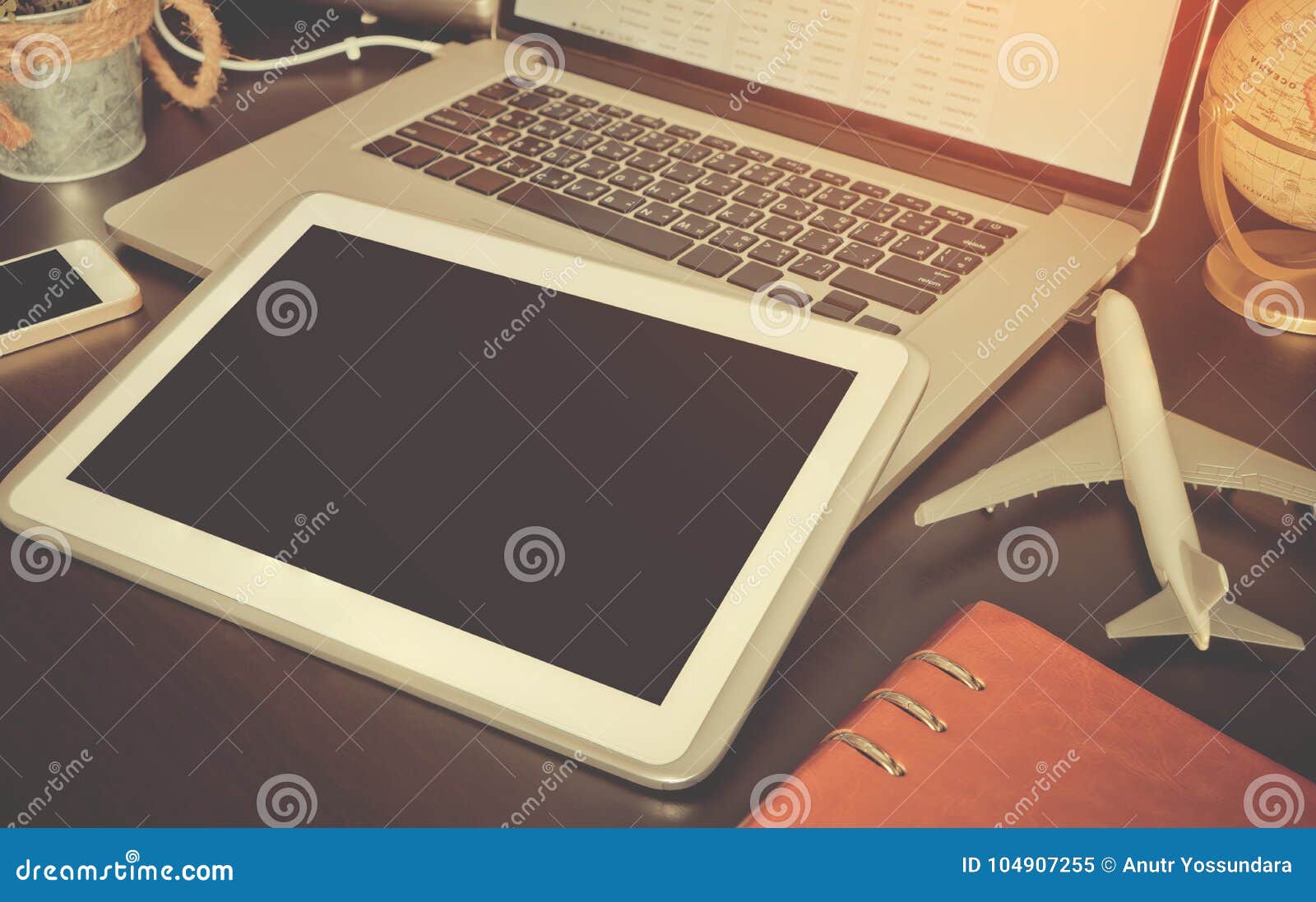 775 Business Travel Agency Computer Desk Stock Photos - Free & Royalty ...