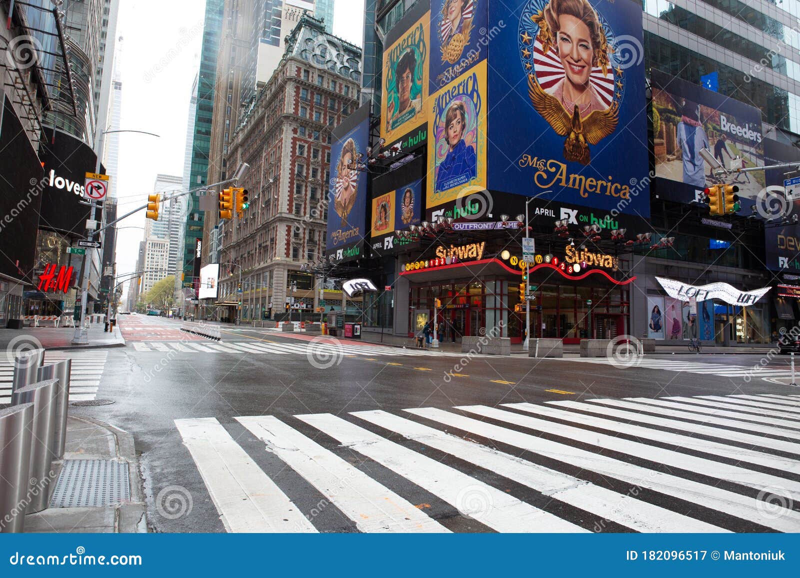 Empty Time Square during COVID-19 Pandemic Editorial Photography ...