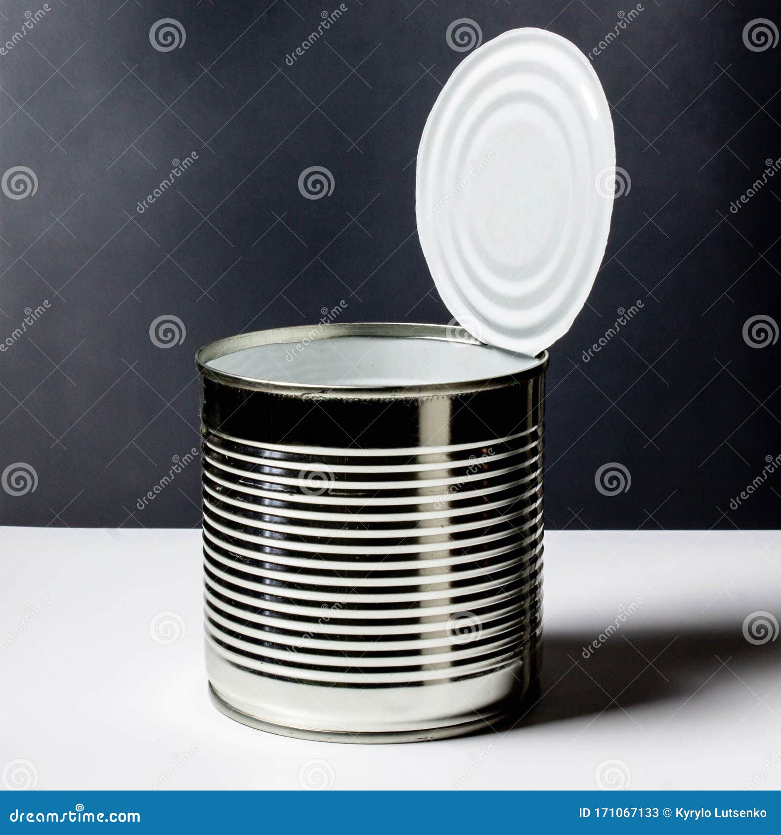 Empty tin cans close up stock image. Image of conserve - 171067133