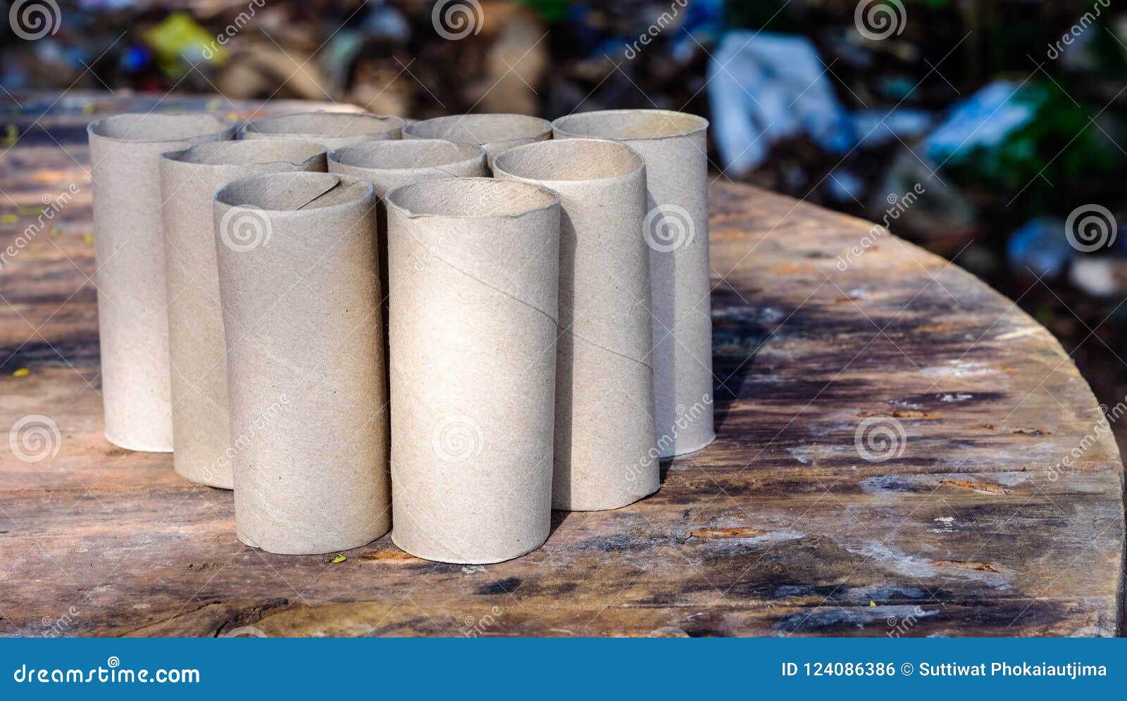 Empty tissue paper roll stock photo. Image of household - 124086386
