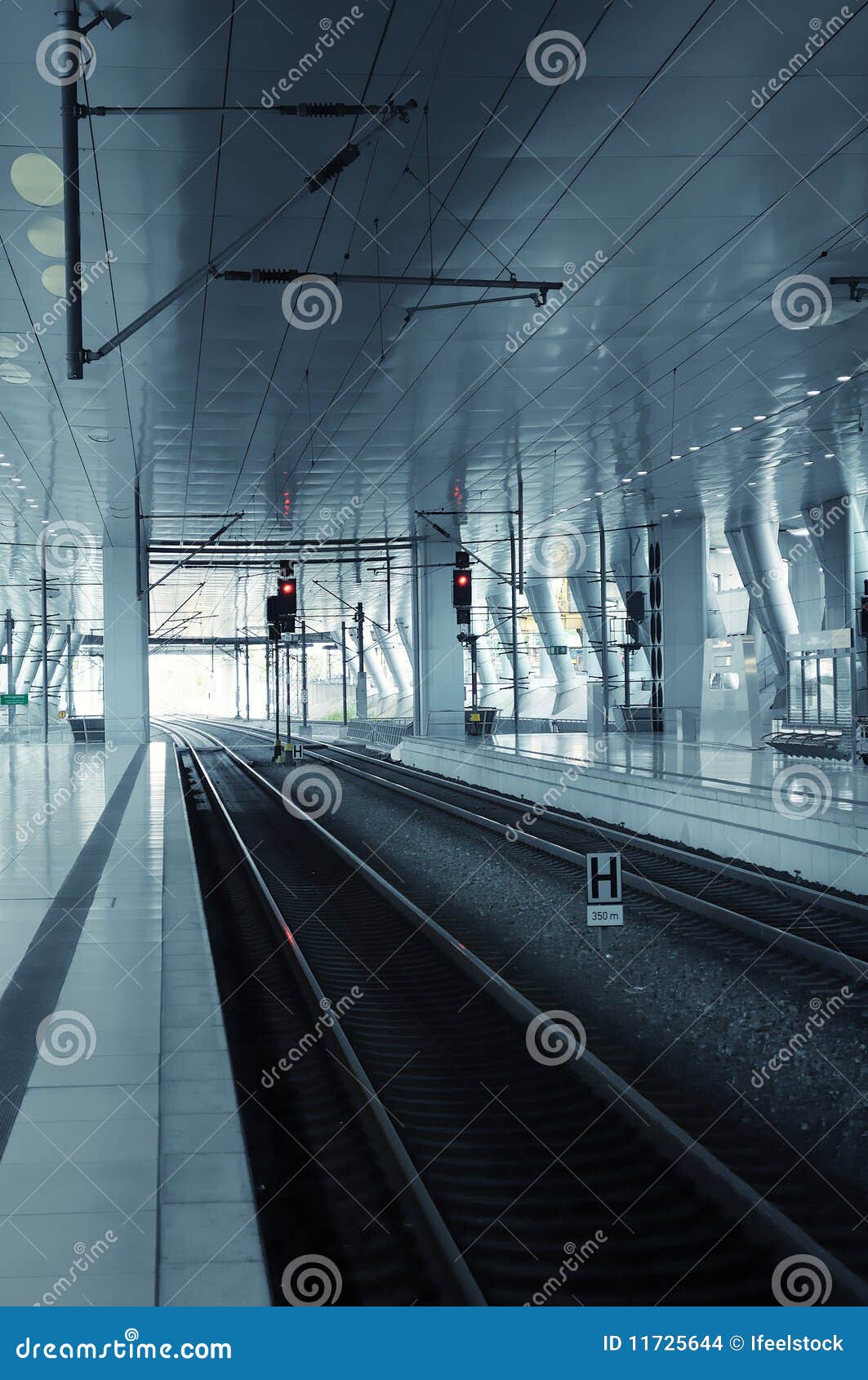 Empty train station stock photo. Image of column, commuting - 11725644
