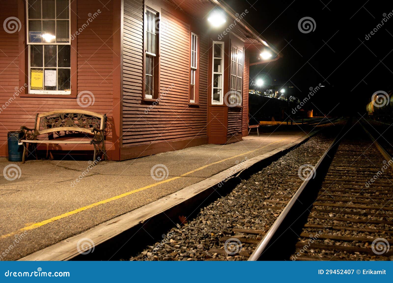 Empty Train Station at Night Stock Image - Image of horizontal, bench ...