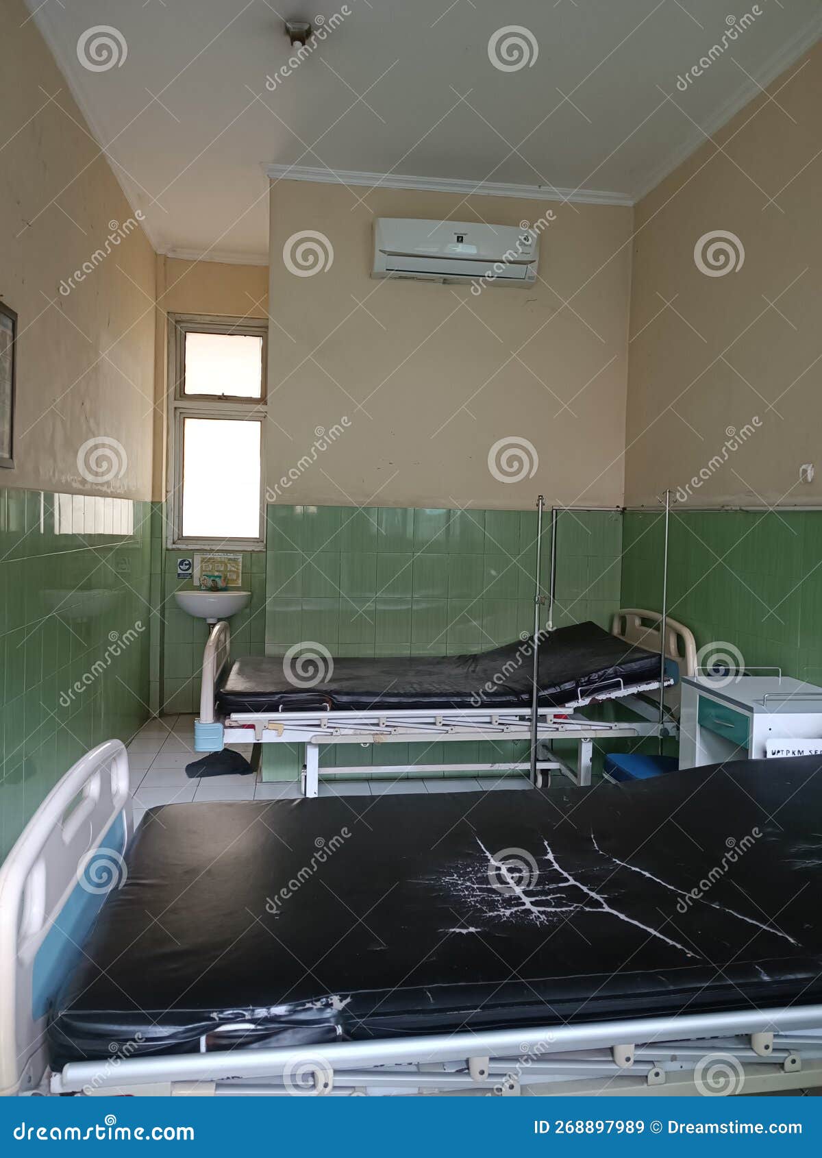 Empty Ward Facility stock image. Image of black, ward - 268897989