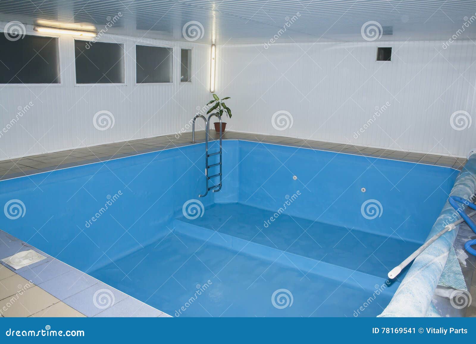 Empty water pool stock image. Image of empty, dangerous - 78169541