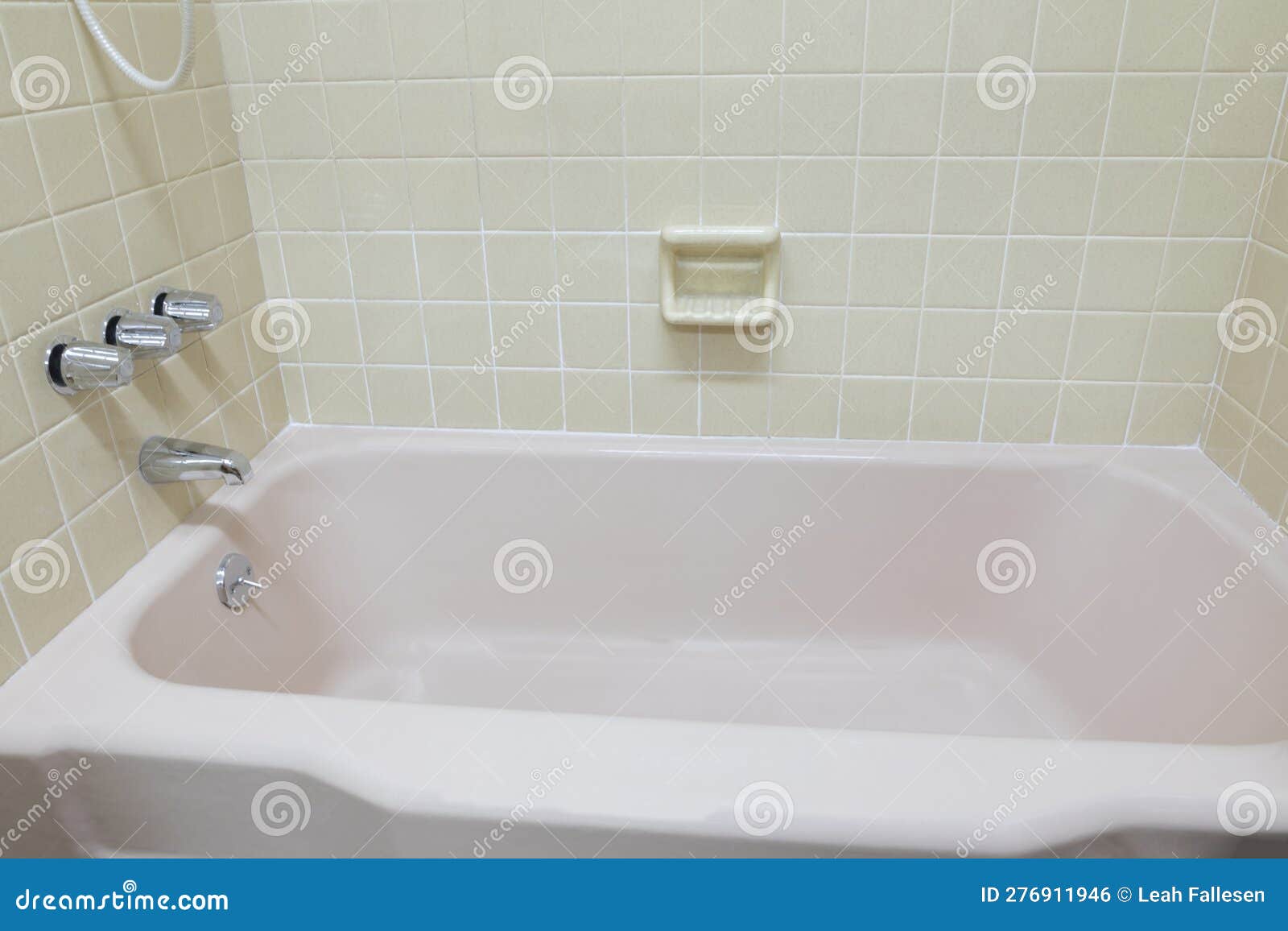 Basic Bathtub with Beige Tile Stock Photo - Image of faucet, beige ...