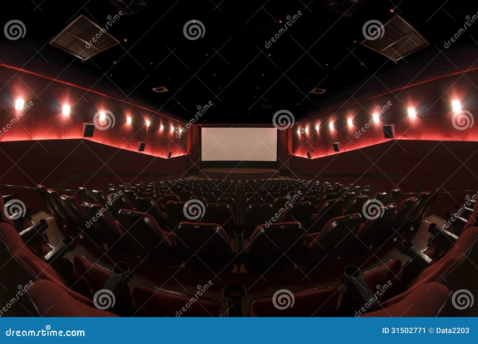 En un pasillo del cine imagen de archivo. Imagen de digital - 31502771