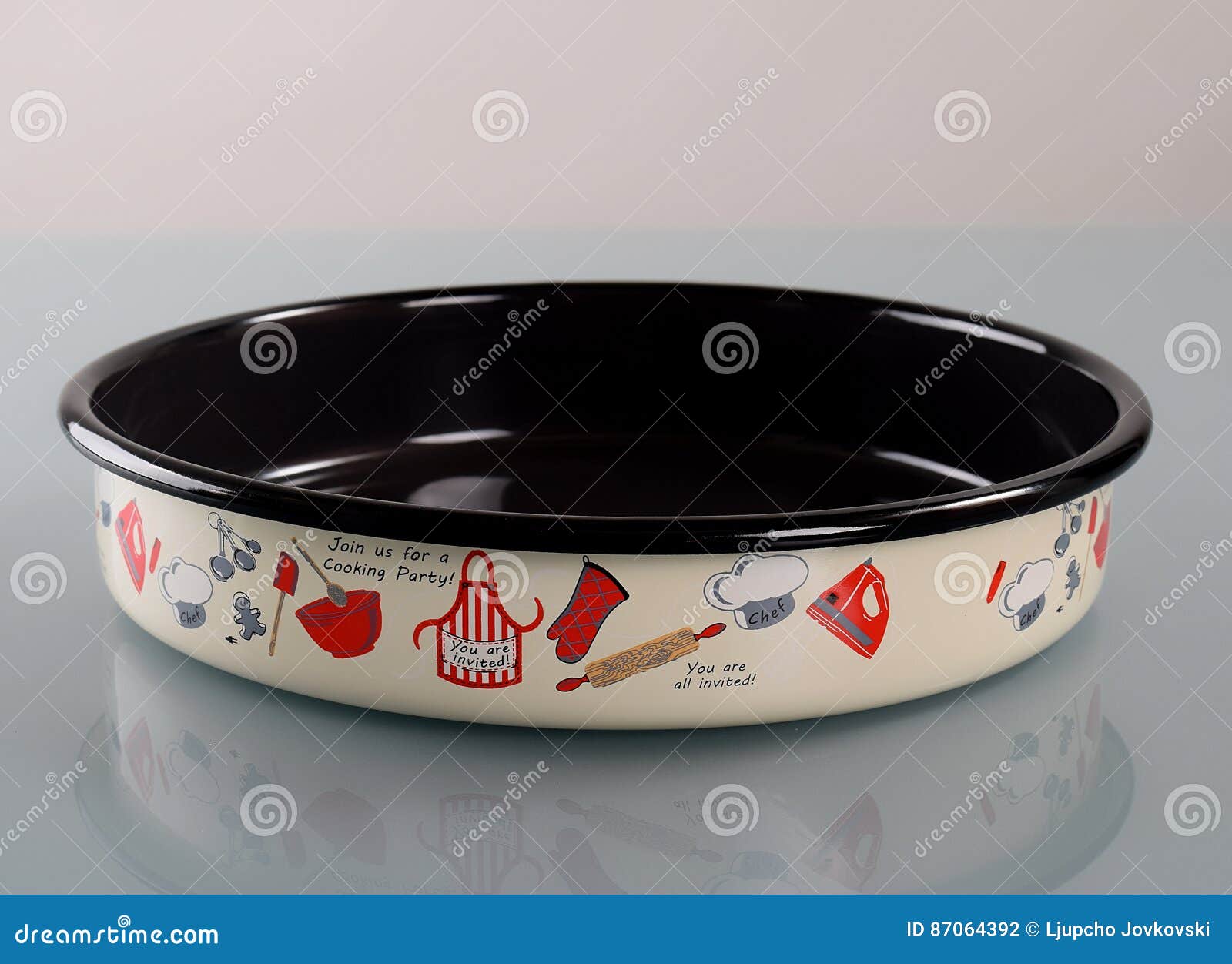 Enameled round pan stock photo. Image of food, eating - 87064392