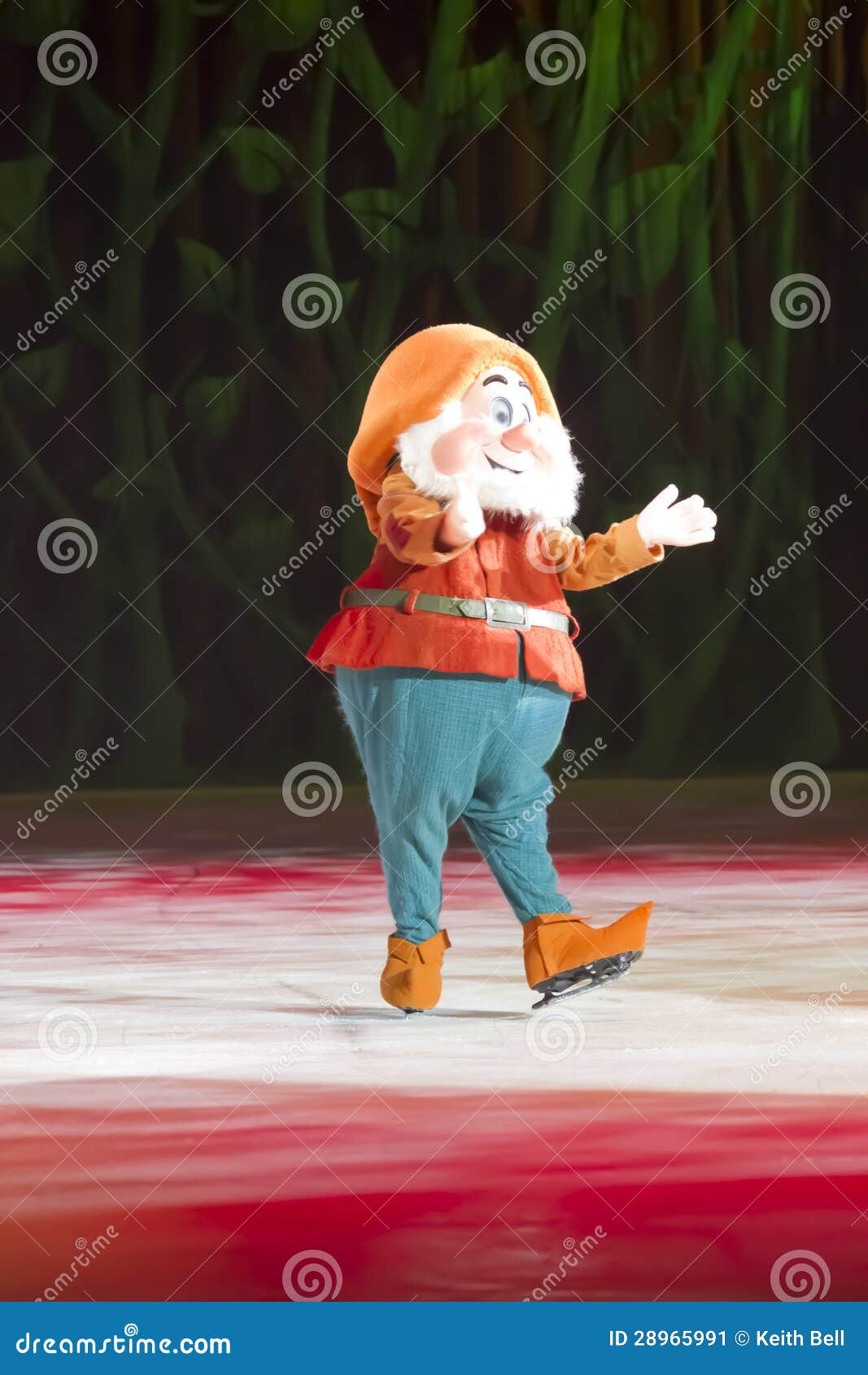 Enano feliz foto editorial. Imagen de blanco, disney - 28965991