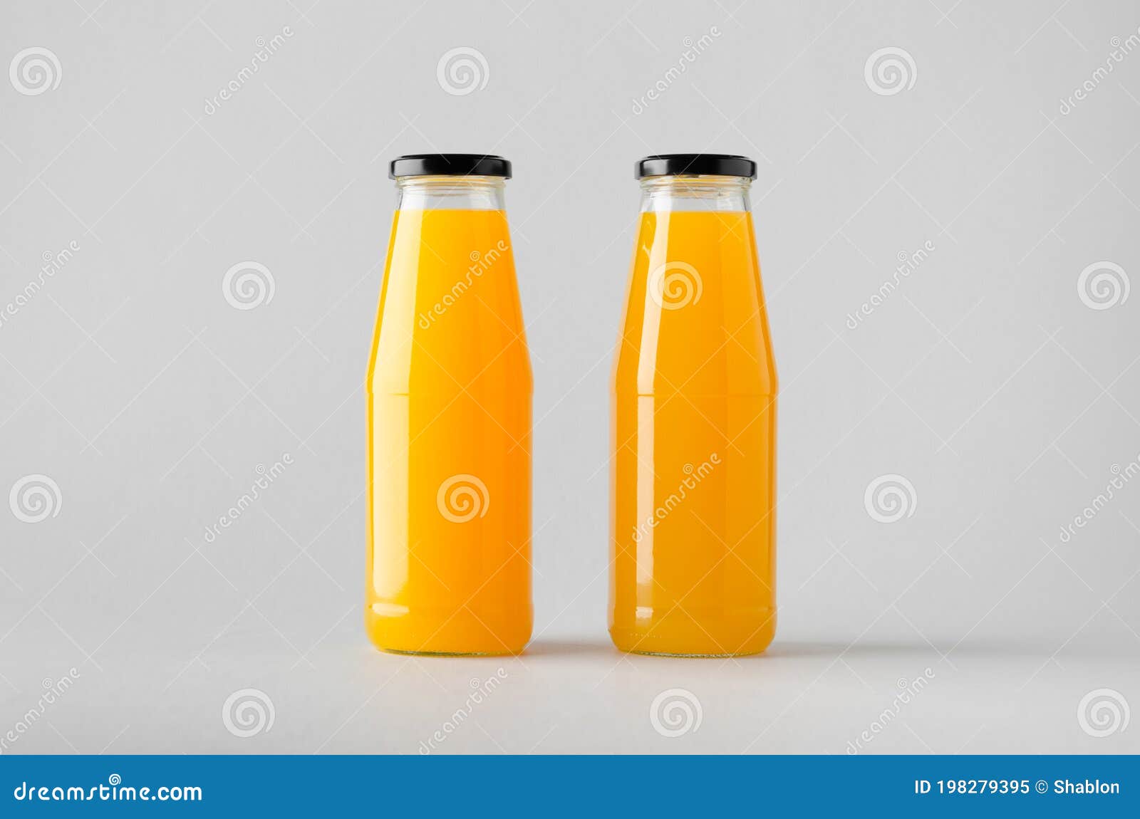 Enchimento De Garrafa De Sumo - Duas Garrafas Imagem de Stock - Imagem ...