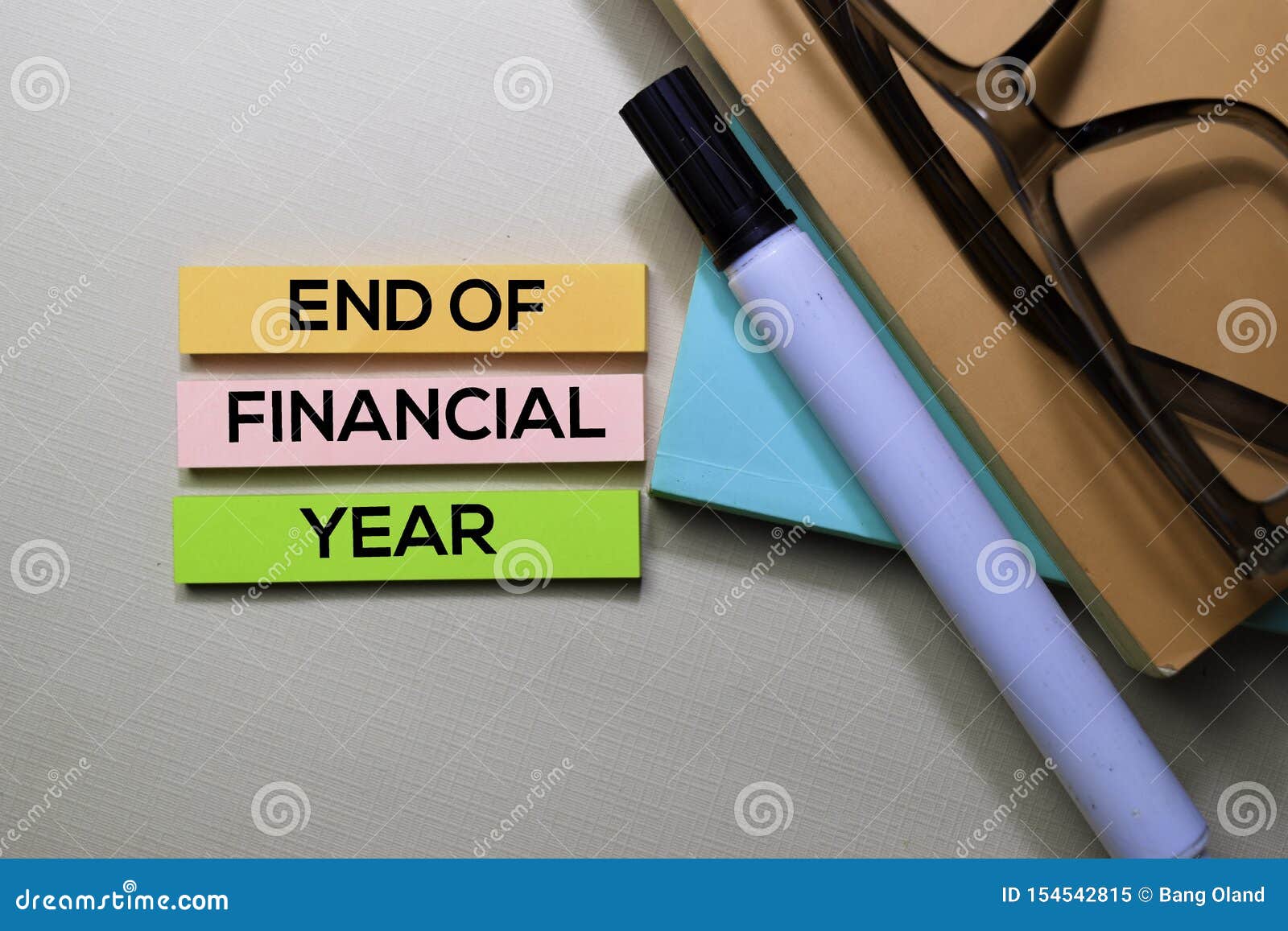 End of Financial Year Text on Sticky Notes Isolated on Office Desk ...