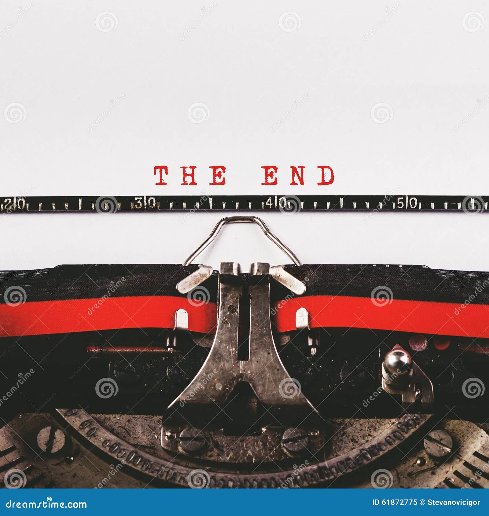 The End Text on Old Typewriter Stock Image - Image of conclude, story ...