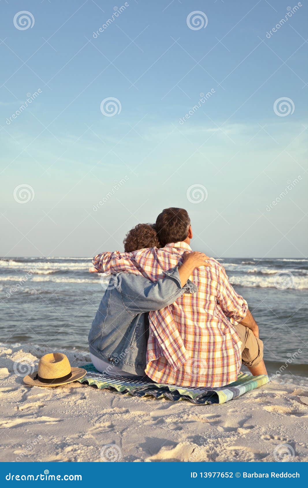Ende Eines Vollkommenen Tages am Strand Stockfoto - Bild von vertikal ...